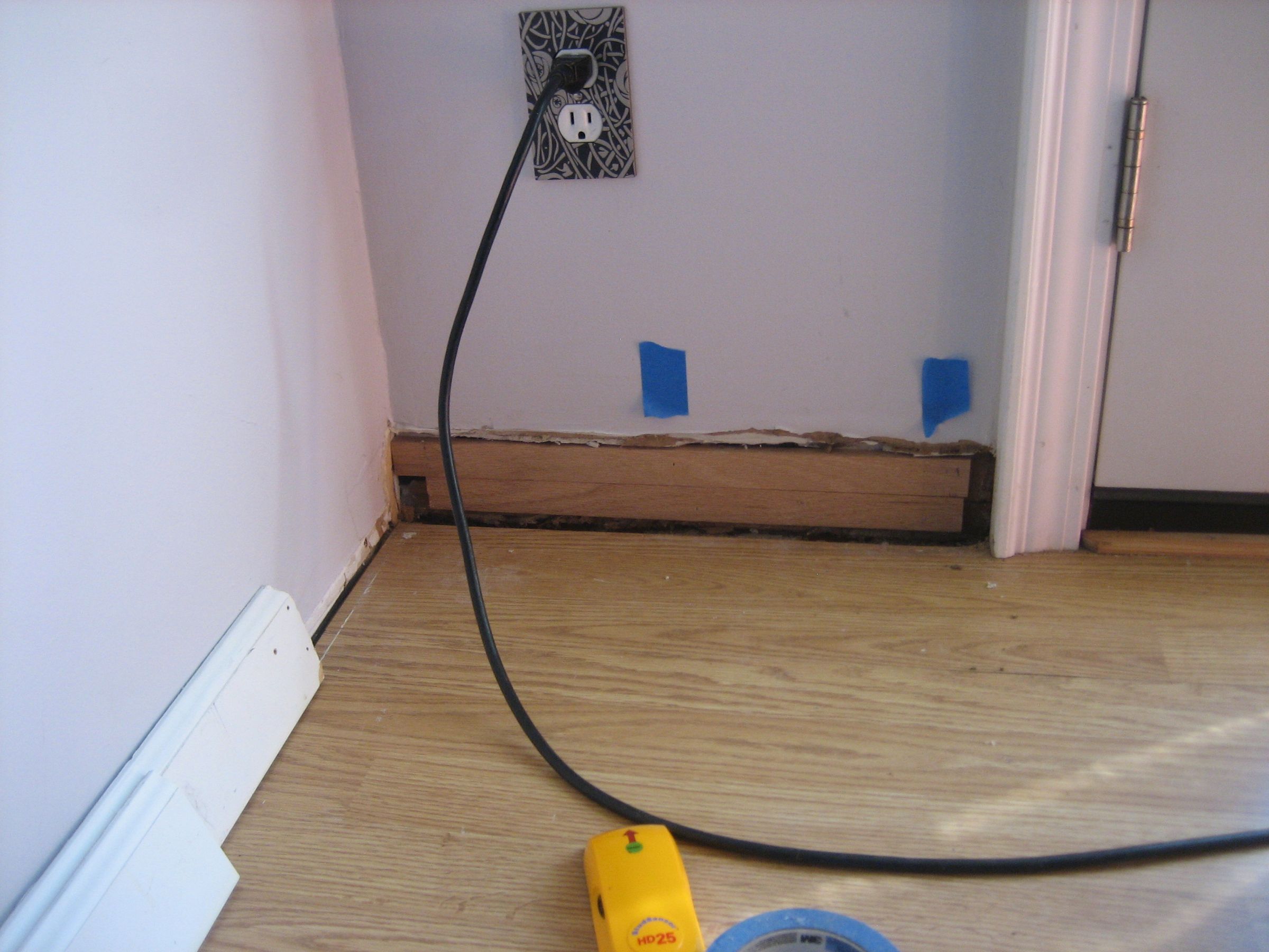 BASEBOARD MOLDING REPAIR : 8 Steps (with Pictures) - Instructables