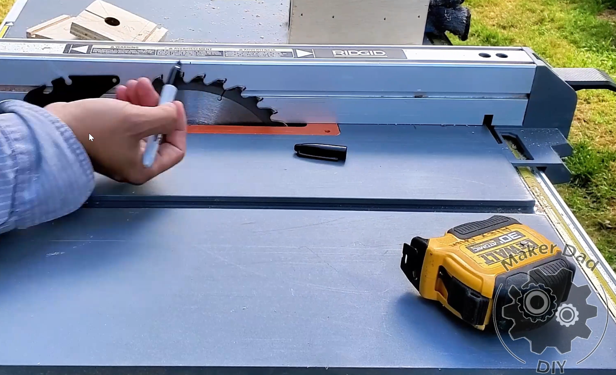 How to Make Dowels: Dowel Making Jig ( With Table Saw ) : 8 Steps (with ...