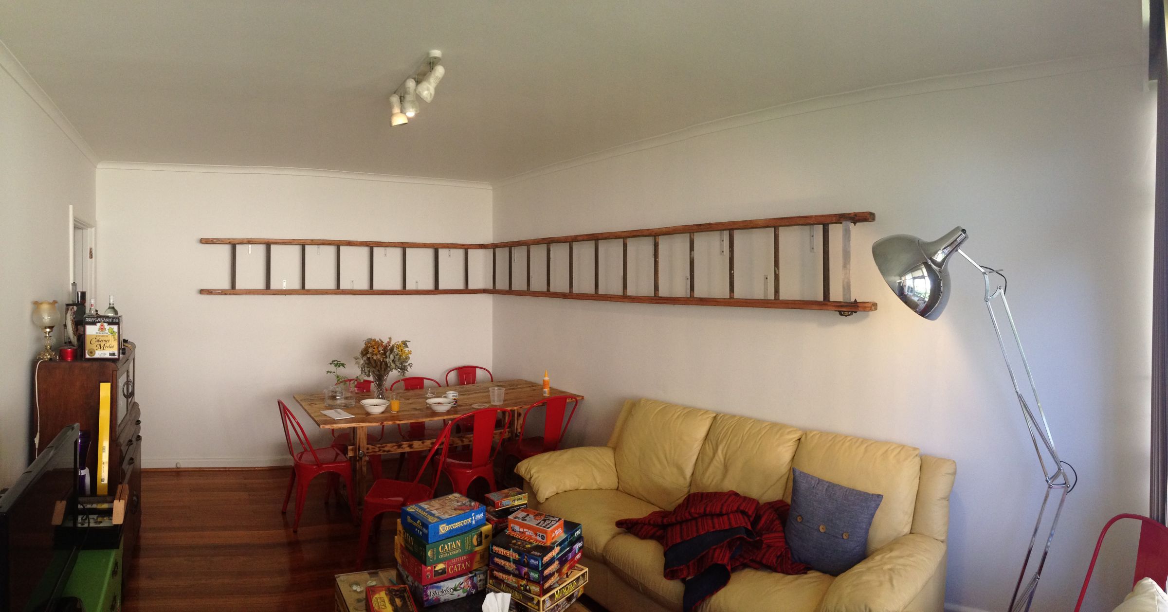 Wall-mounted Horizontal Ladder Shelf : 11 Steps (with Pictures ...
