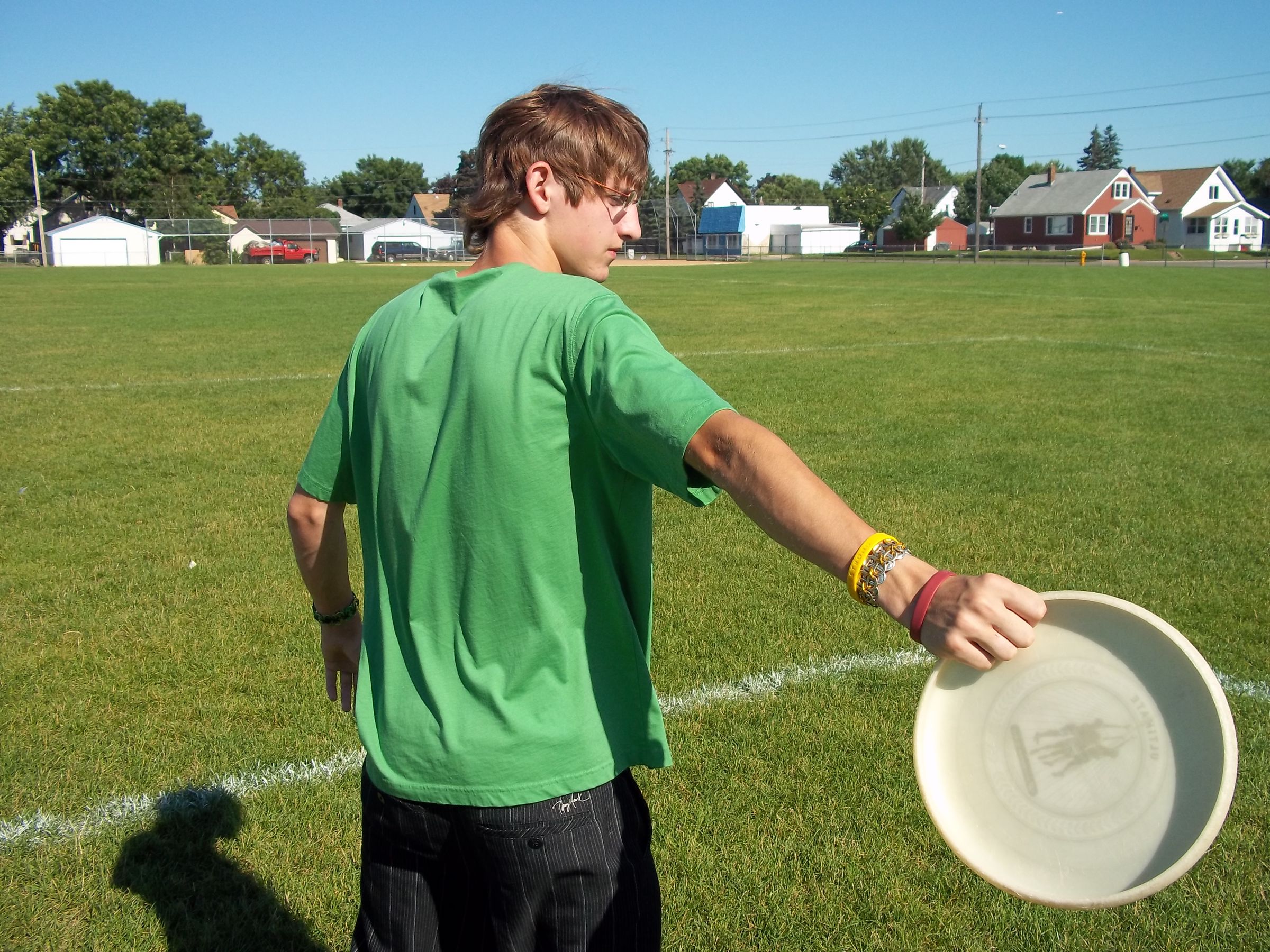 Funky McGroovy Frizbee Throwing Guide : 9 Steps (with Pictures ...