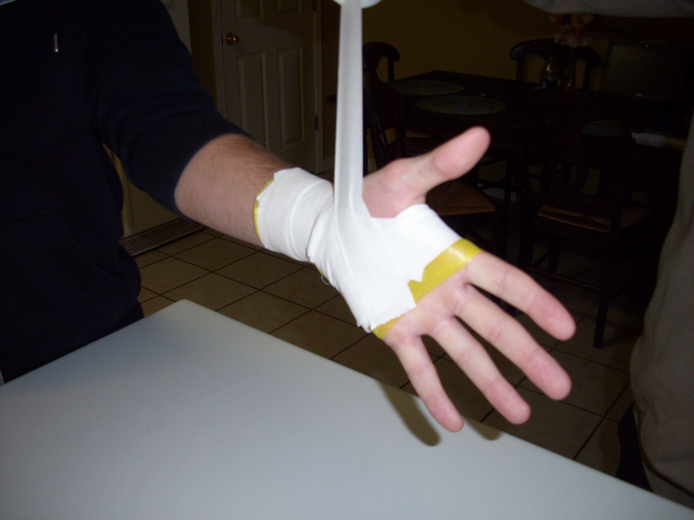 Protective Taping of the Wrist : 6 Steps - Instructables