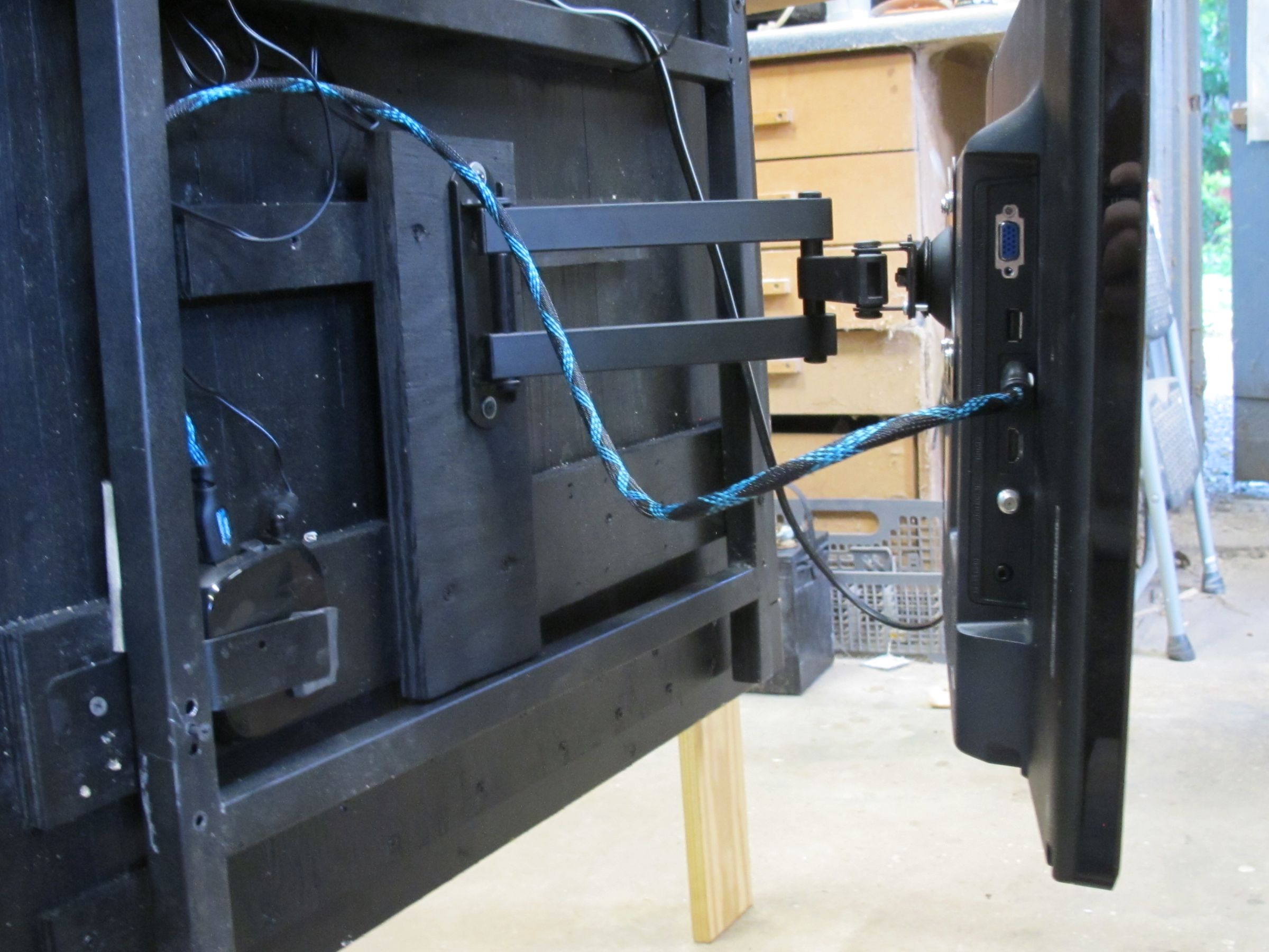 Motorized Flip Down TV Lift : 7 Steps (with Pictures) - Instructables
