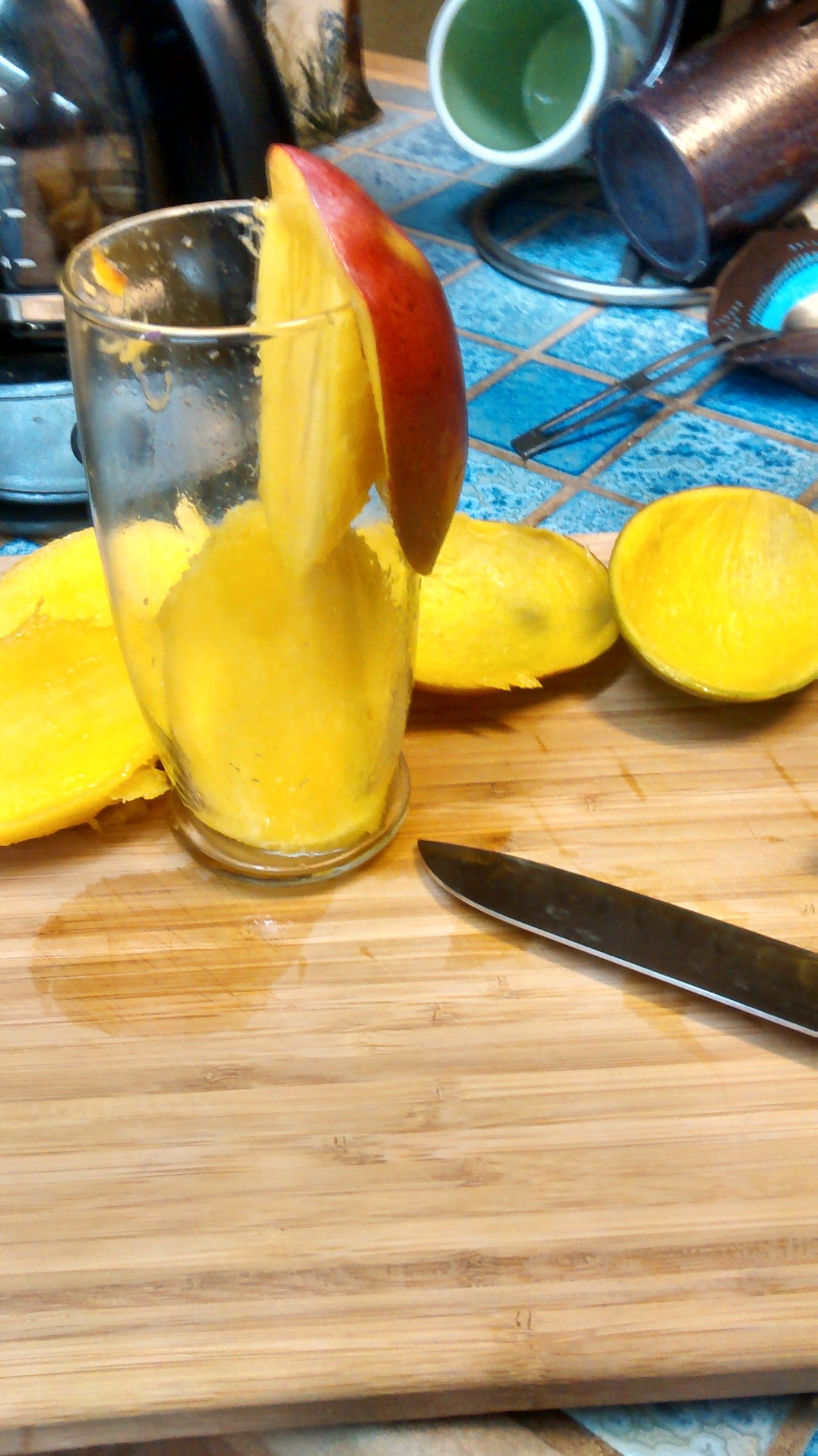 Fastest/ Best Way to Skin a Mango: 10 Second Mango Hack : 5 Steps (with ...