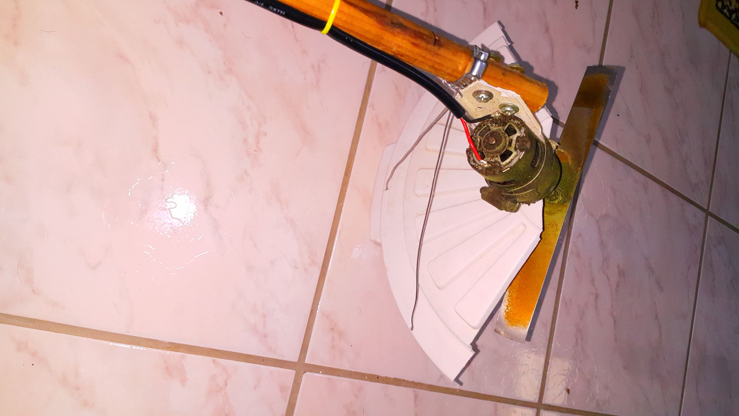 Electric Weed Whacker Version 3! : 5 Steps - Instructables