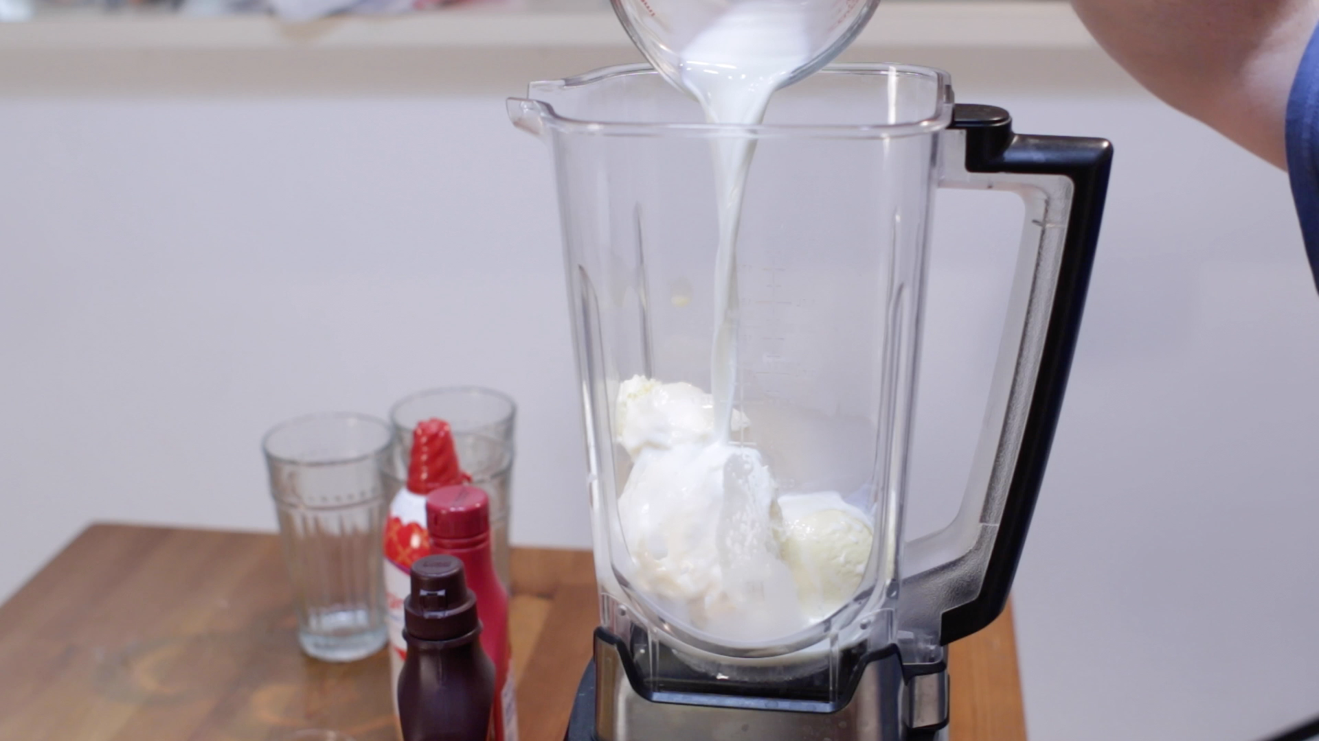 Easy Milkshakes : 5 Steps (with Pictures) - Instructables