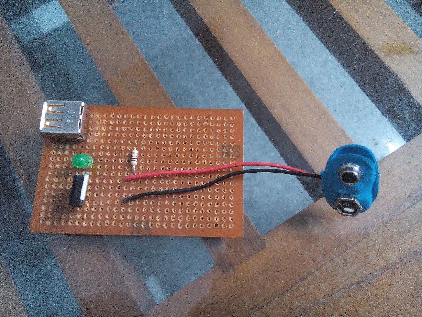 HOW TO MAKE SIMPLE POWER BANK : 3 Steps - Instructables