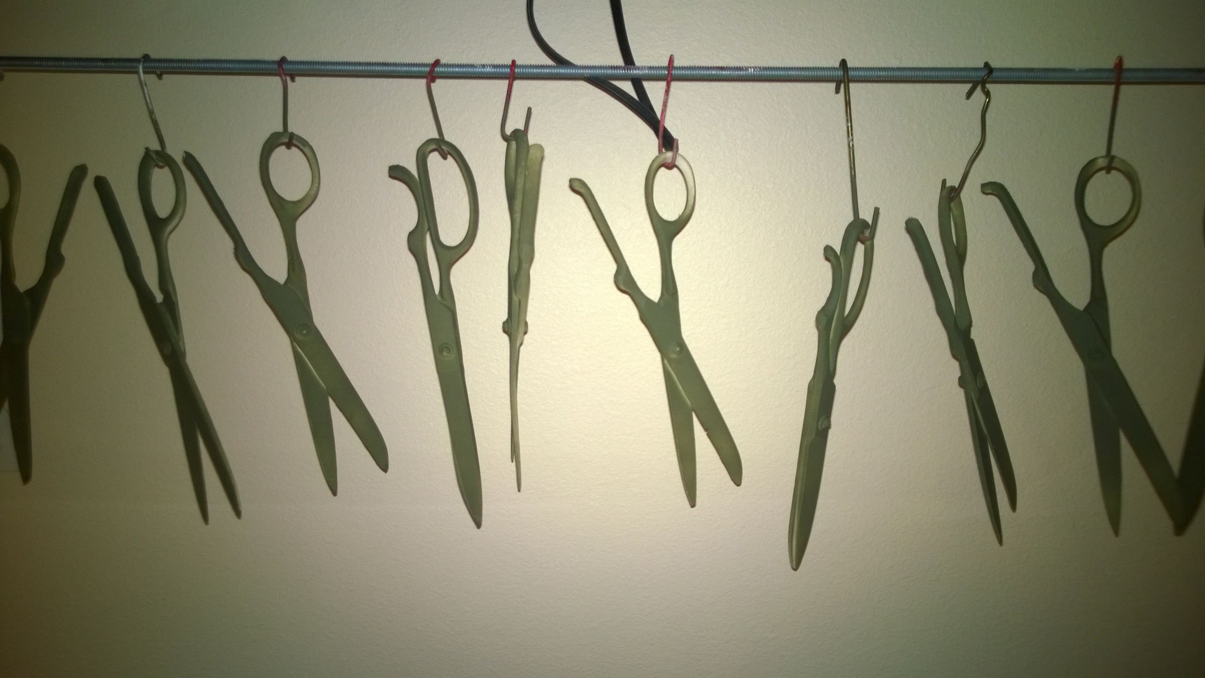 Creating Edward Scissorhands : 4 Steps (with Pictures) - Instructables