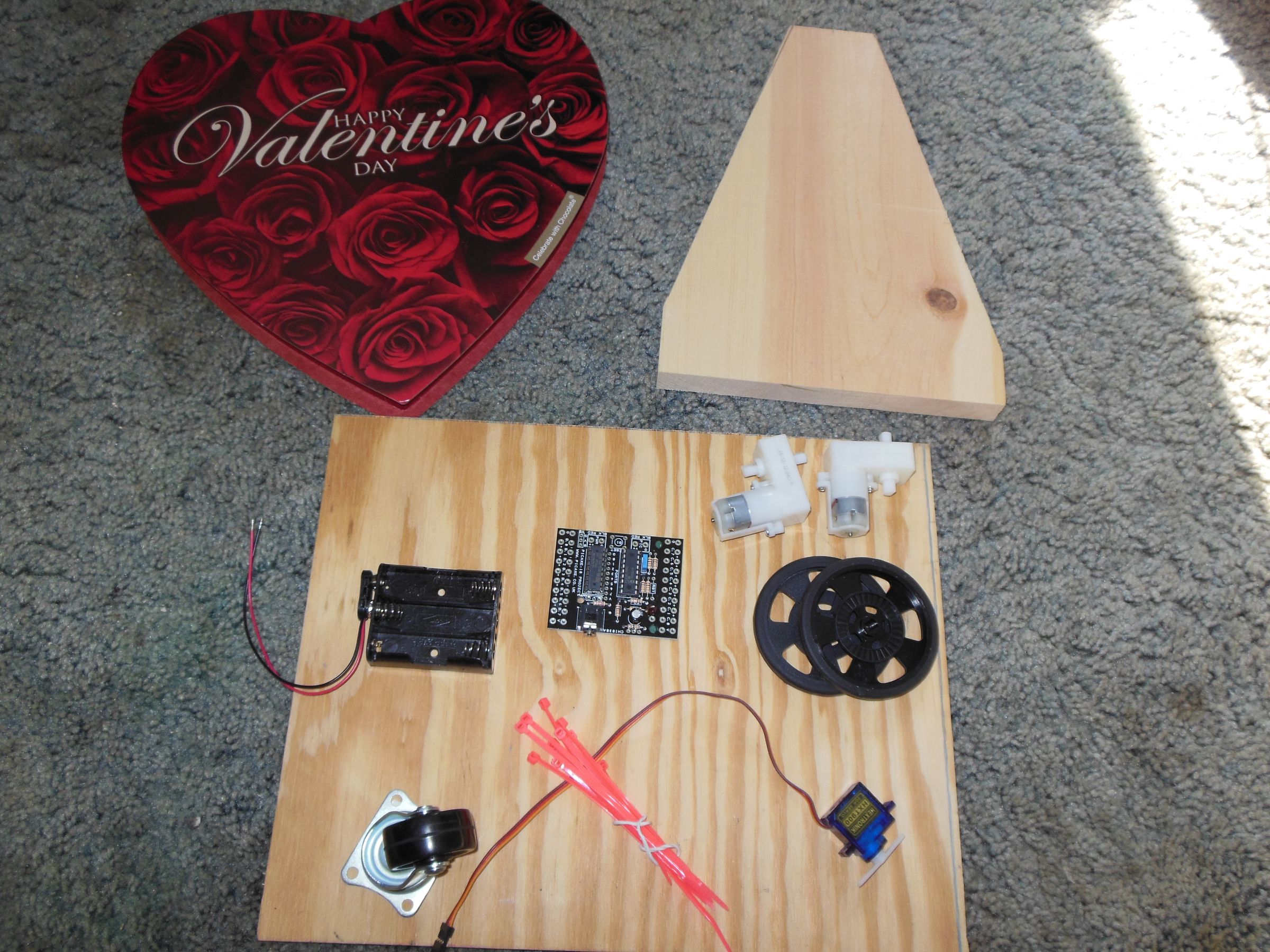 Valentine Robot Dispenses Candy Kisses Using Picaxe : 7 Steps - Instructables
