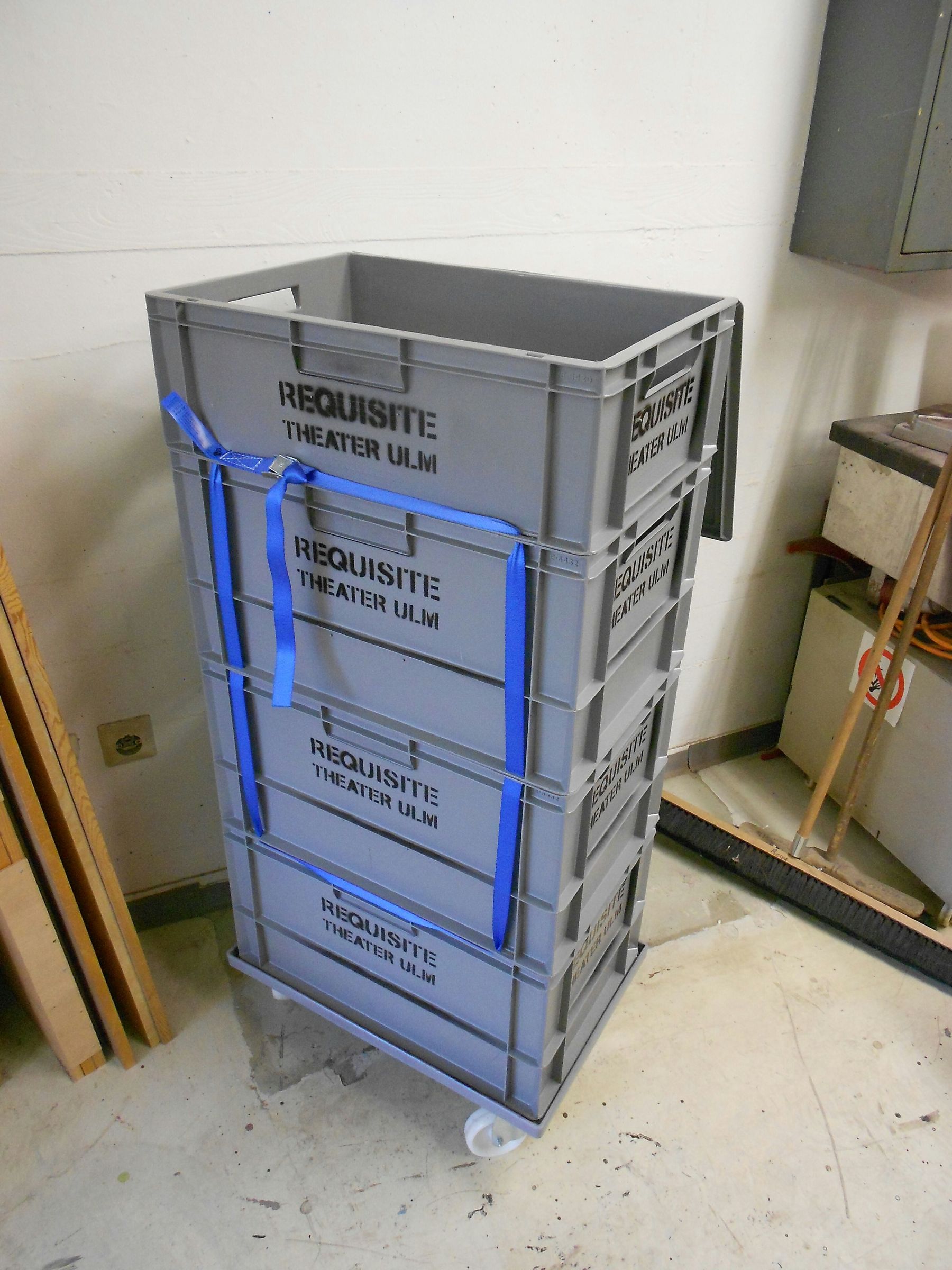 Hacking Standard Euroboxes for Transporting Long Stuff : 3 Steps ...