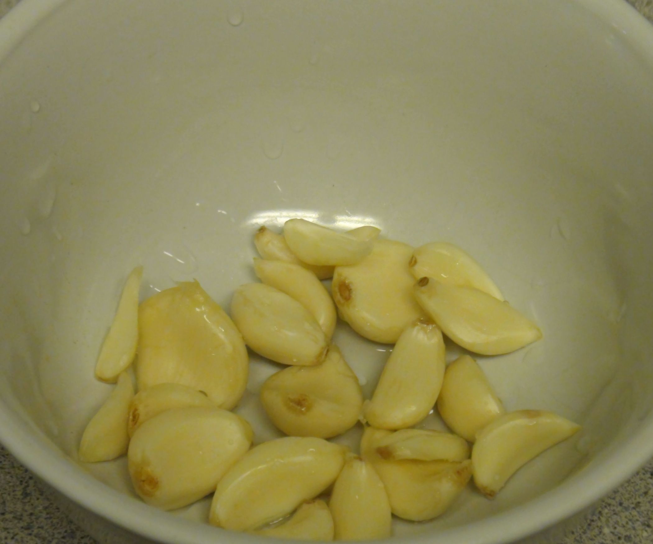 How to Peel Garlic Fast - Instructables