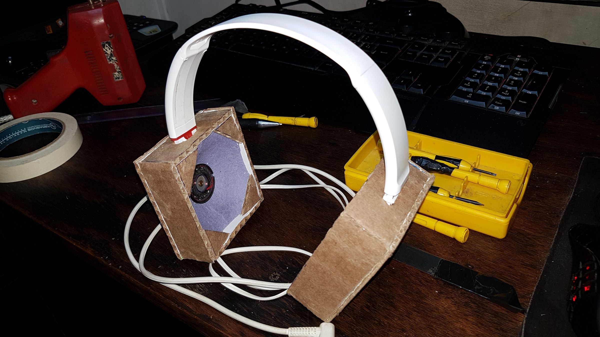 Recycling Headphones With Cardboard : 6 Steps (with Pictures ...