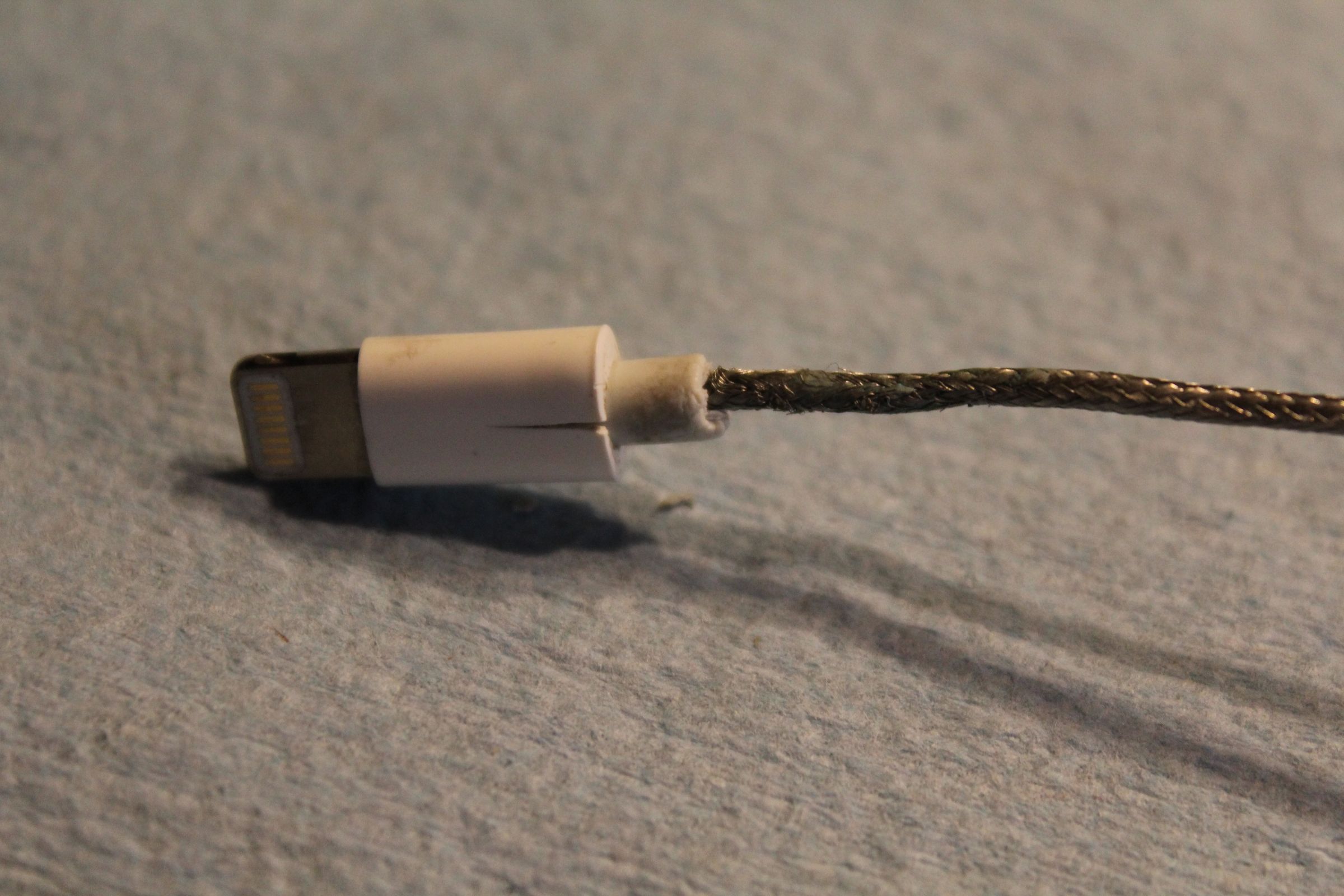 Fix a Frayed IPhone Cable With Adhesive-Lined Heat-Shrink Tubing : 4 ...