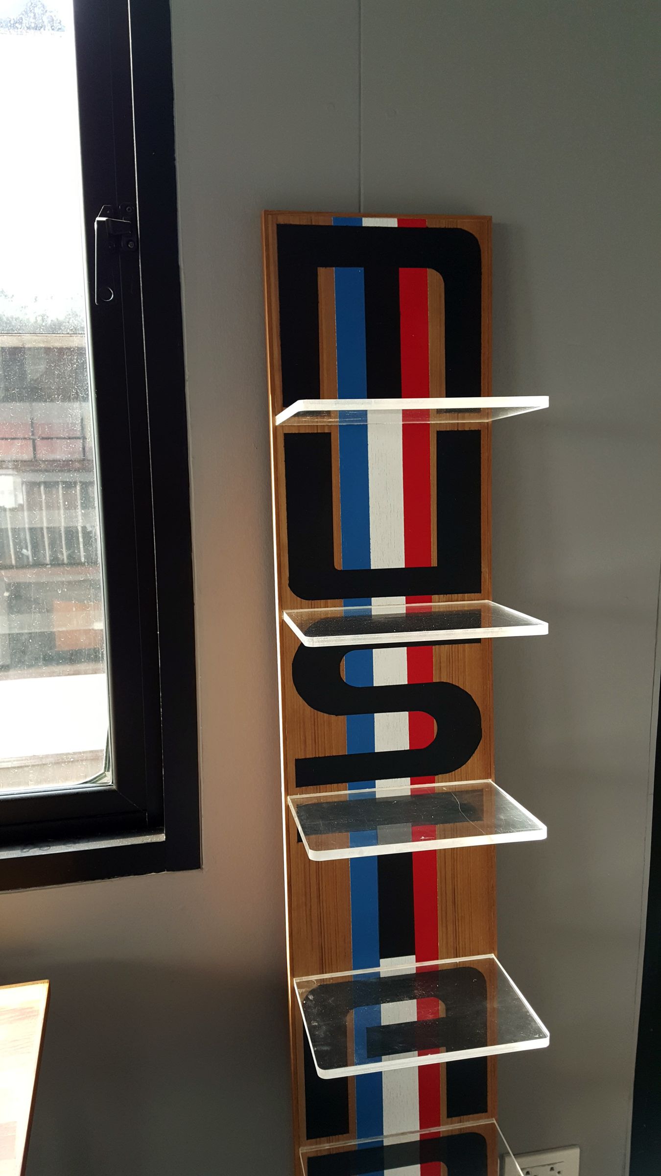 MUSTANGs Shelf : 3 Steps (with Pictures) - Instructables