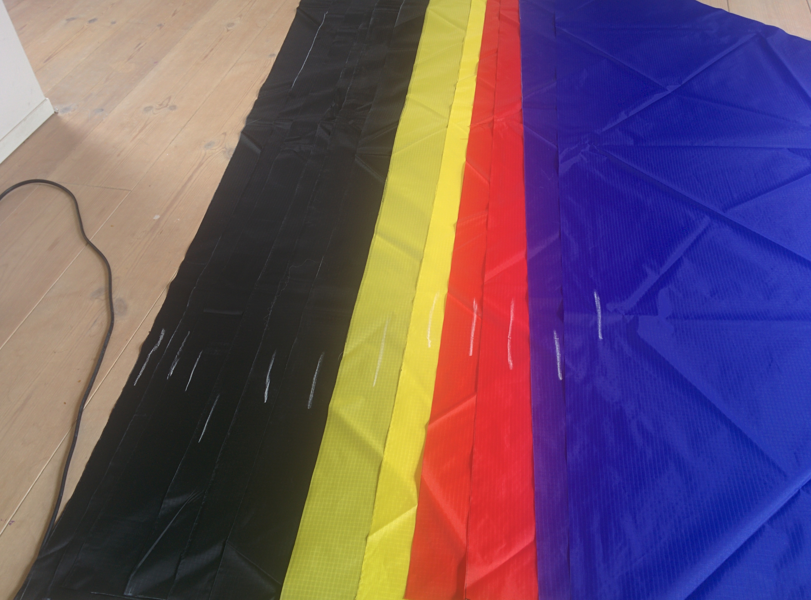 A Giant Kite : 11 Steps (with Pictures) - Instructables