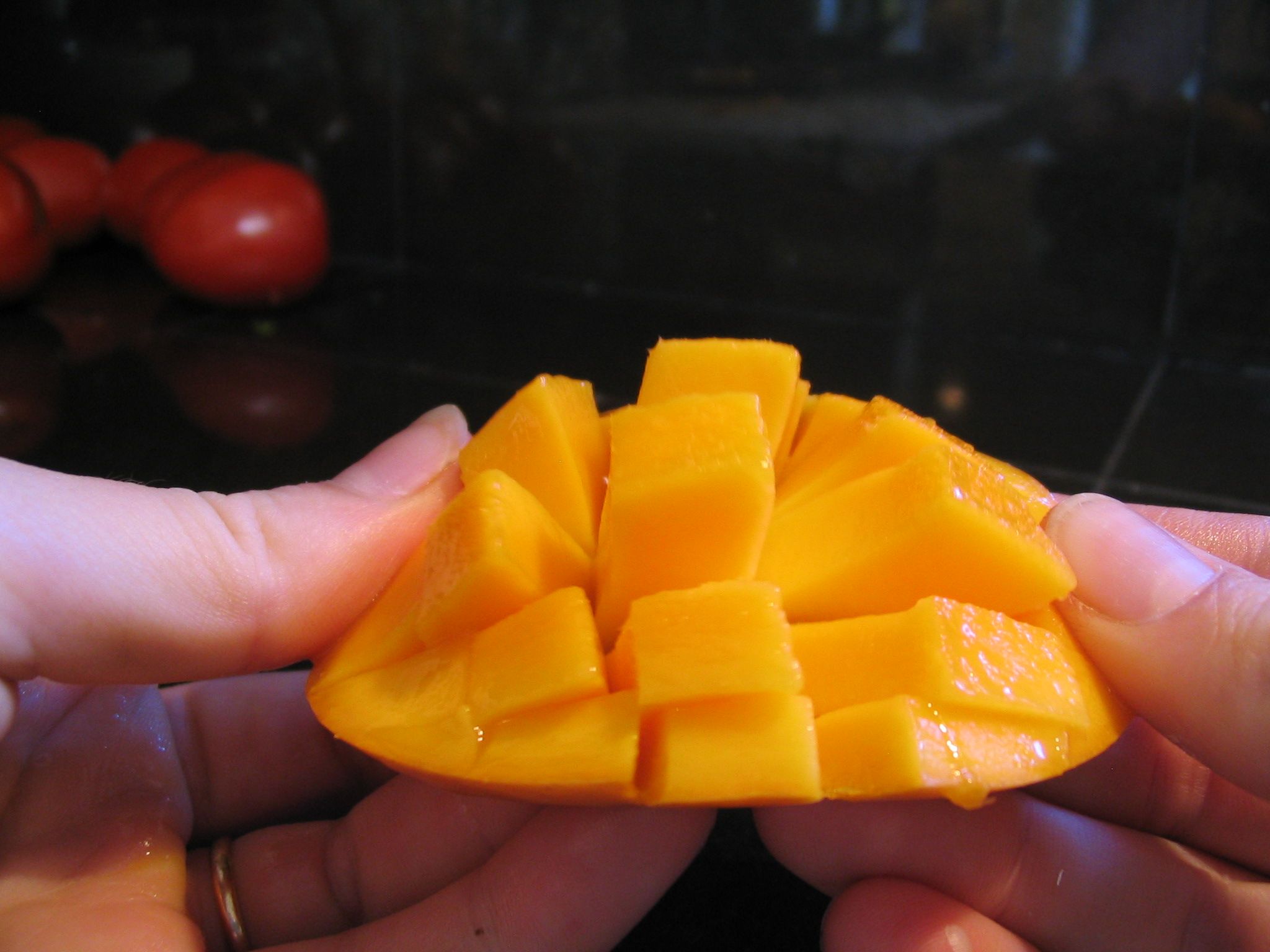 How to Cut a Mango : 5 Steps (with Pictures) - Instructables