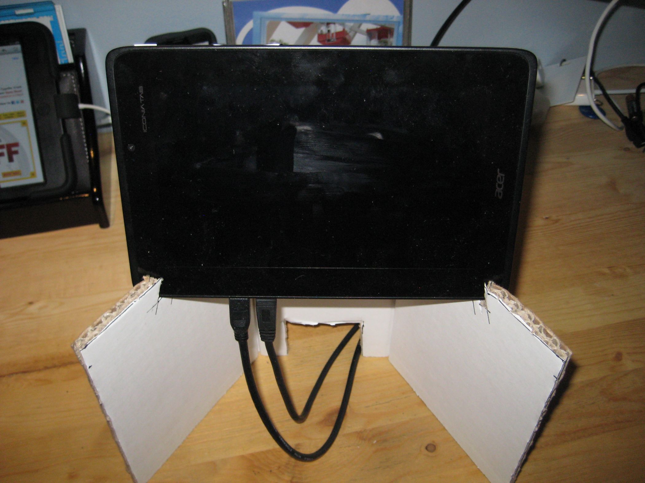 Five Minute Tablet Stand : 5 Steps - Instructables