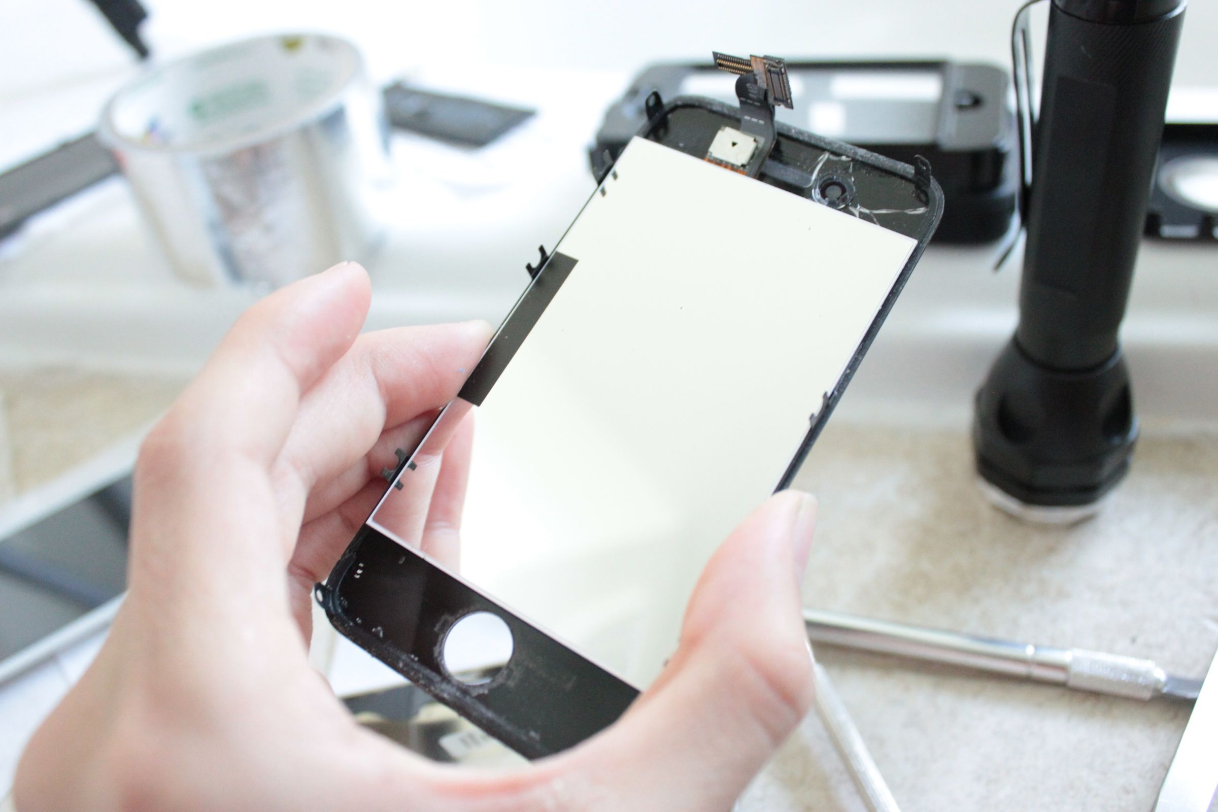 Guide to IPhone 4 Screen Replacement : 17 Steps (with Pictures ...