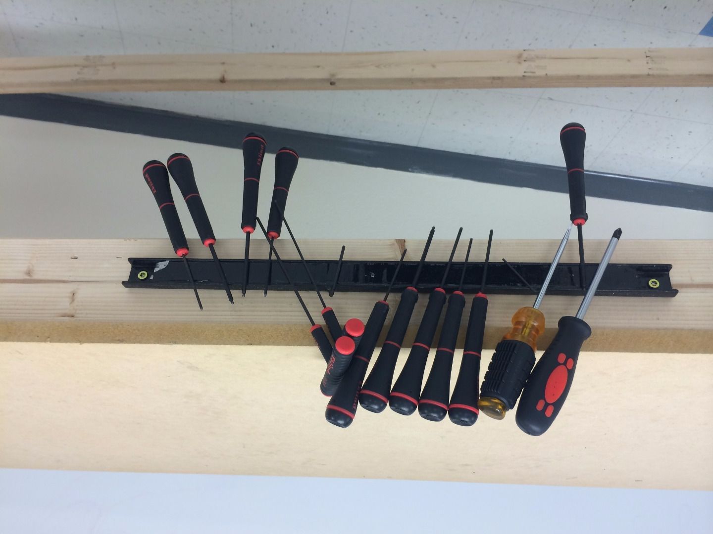 Build an Adjustable Stand Up Workbench : 7 Steps (with Pictures ...