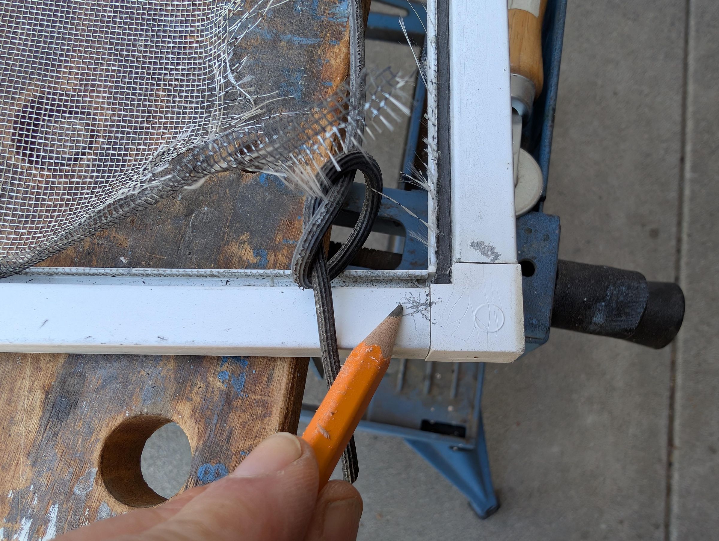 DIY Screen Repair: Easy Fix That Saves You Serious Cash : 6 Steps (with ...