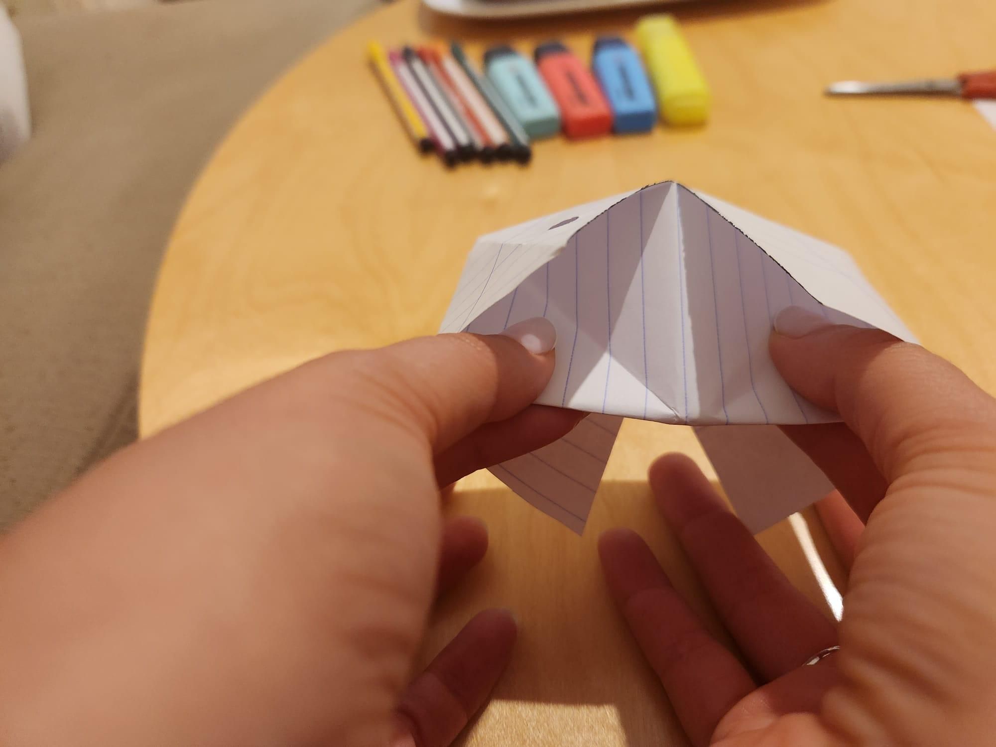Traditional Playground Paper Toy - Quea Quea : 7 Steps - Instructables