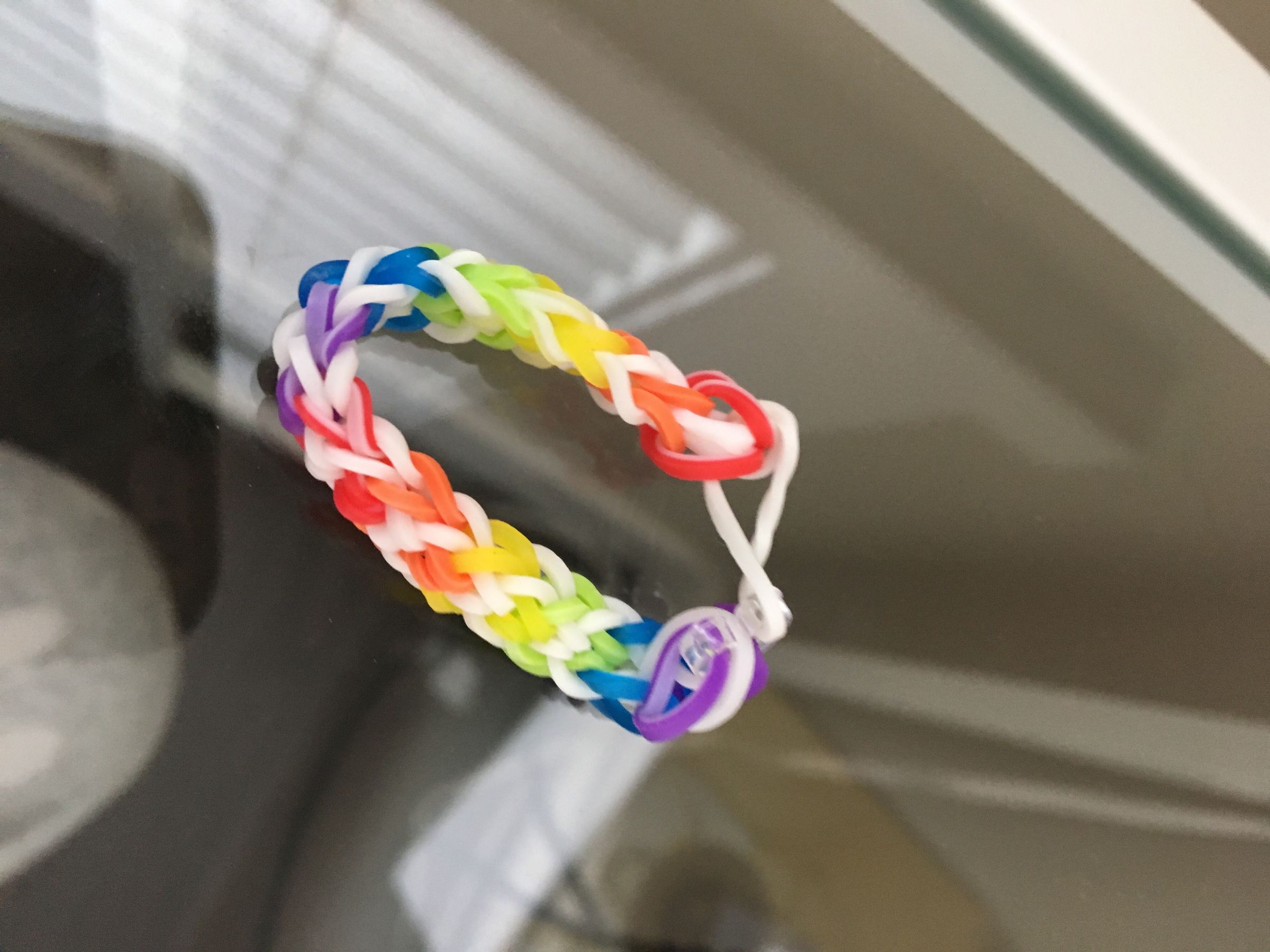 Inverted Fish Tail Rainbow Loom : 6 Steps - Instructables