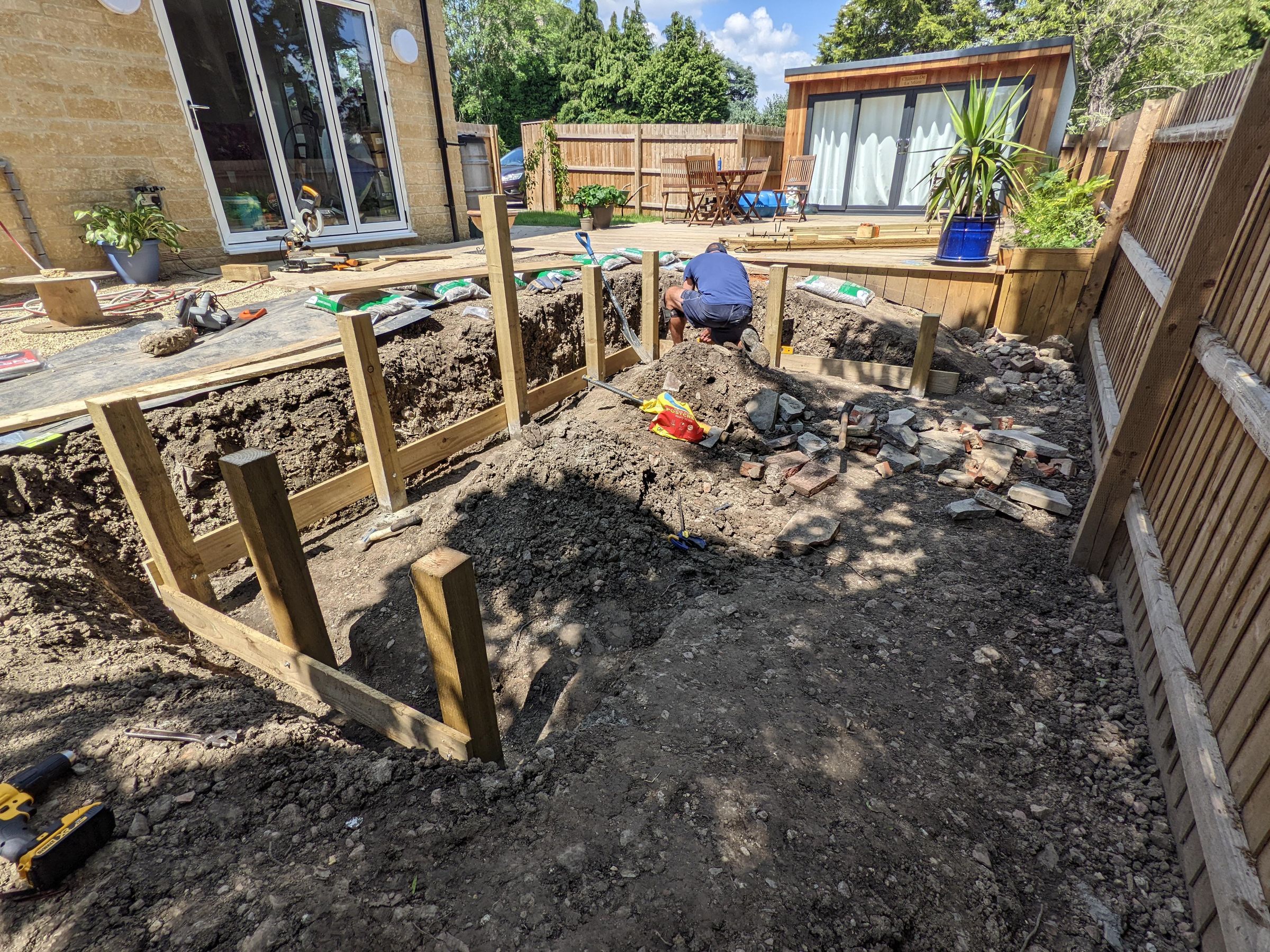 Creating a Beautiful Tiered Garden From a Boring New Build Slope : 8 ...