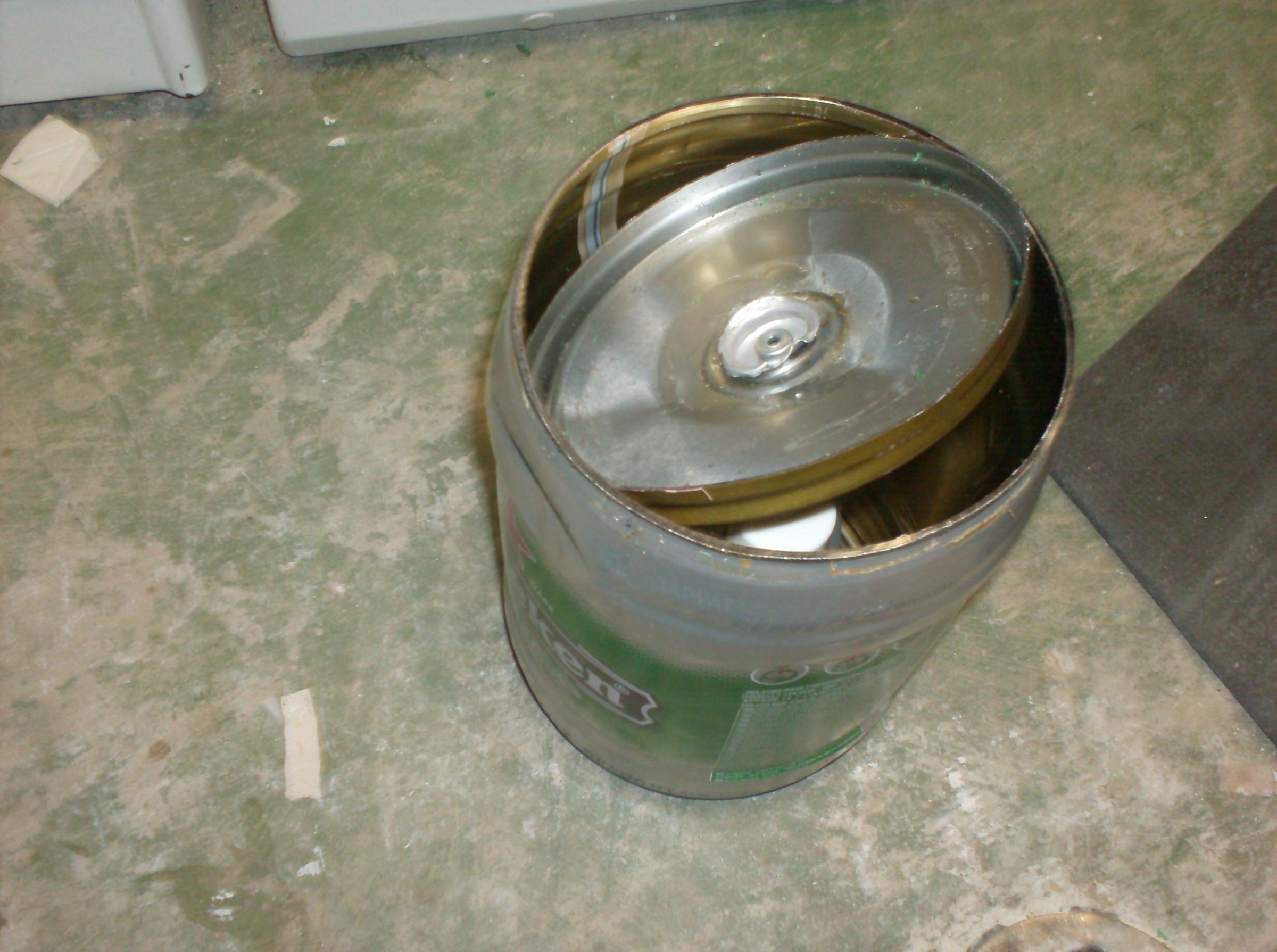 (brand Removed) Trash Keg! : 5 Steps - Instructables