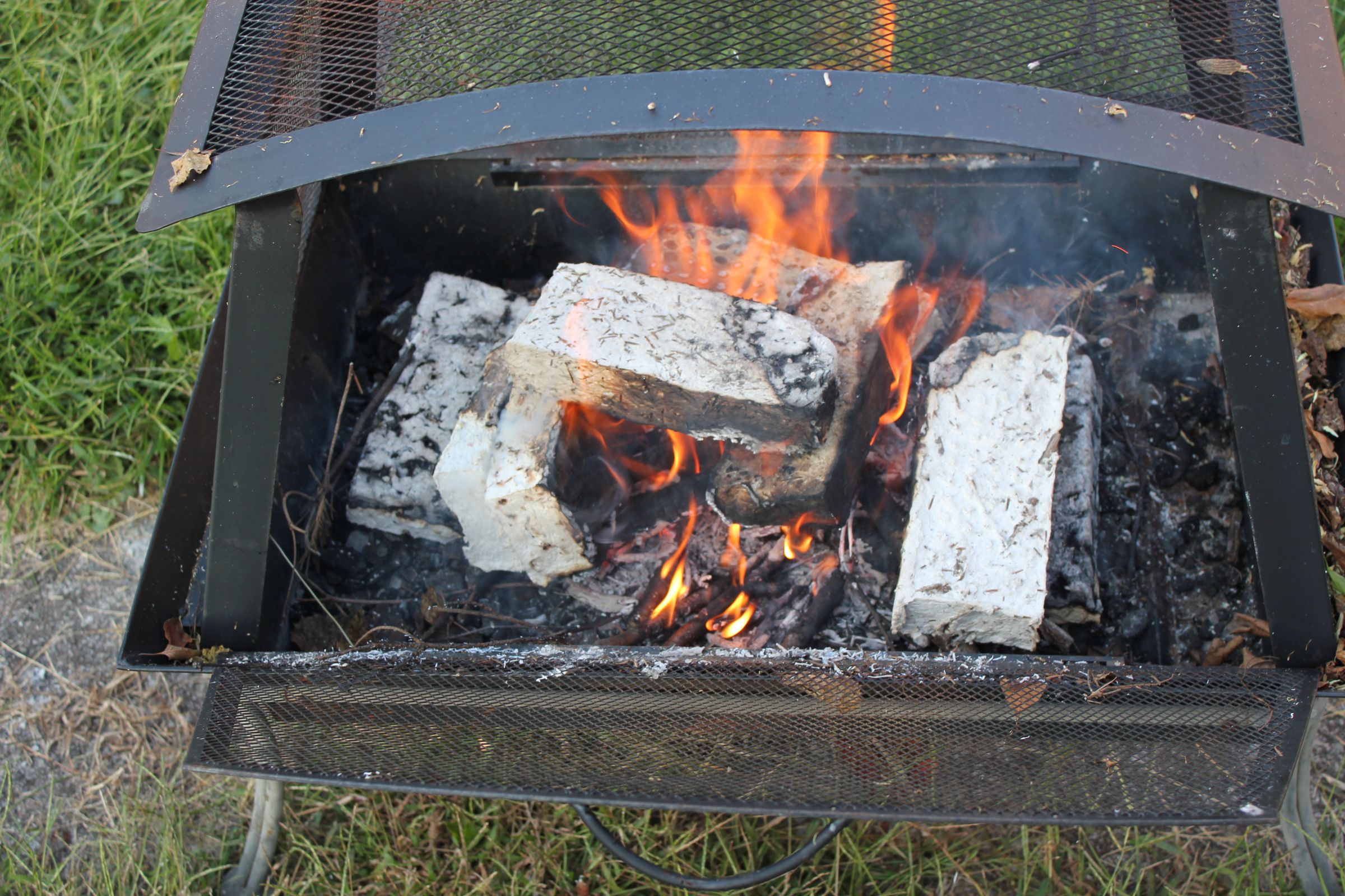 Fire Briquette Burn Tests : 3 Steps - Instructables