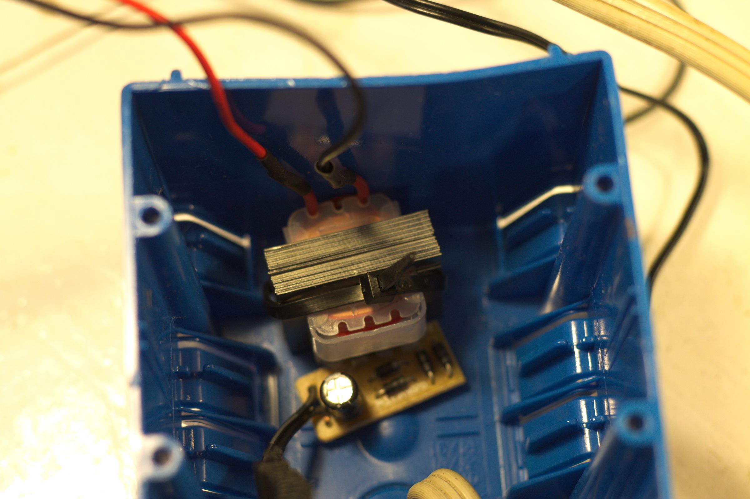 Thermostat-controlled Outlet : 9 Steps (with Pictures) - Instructables