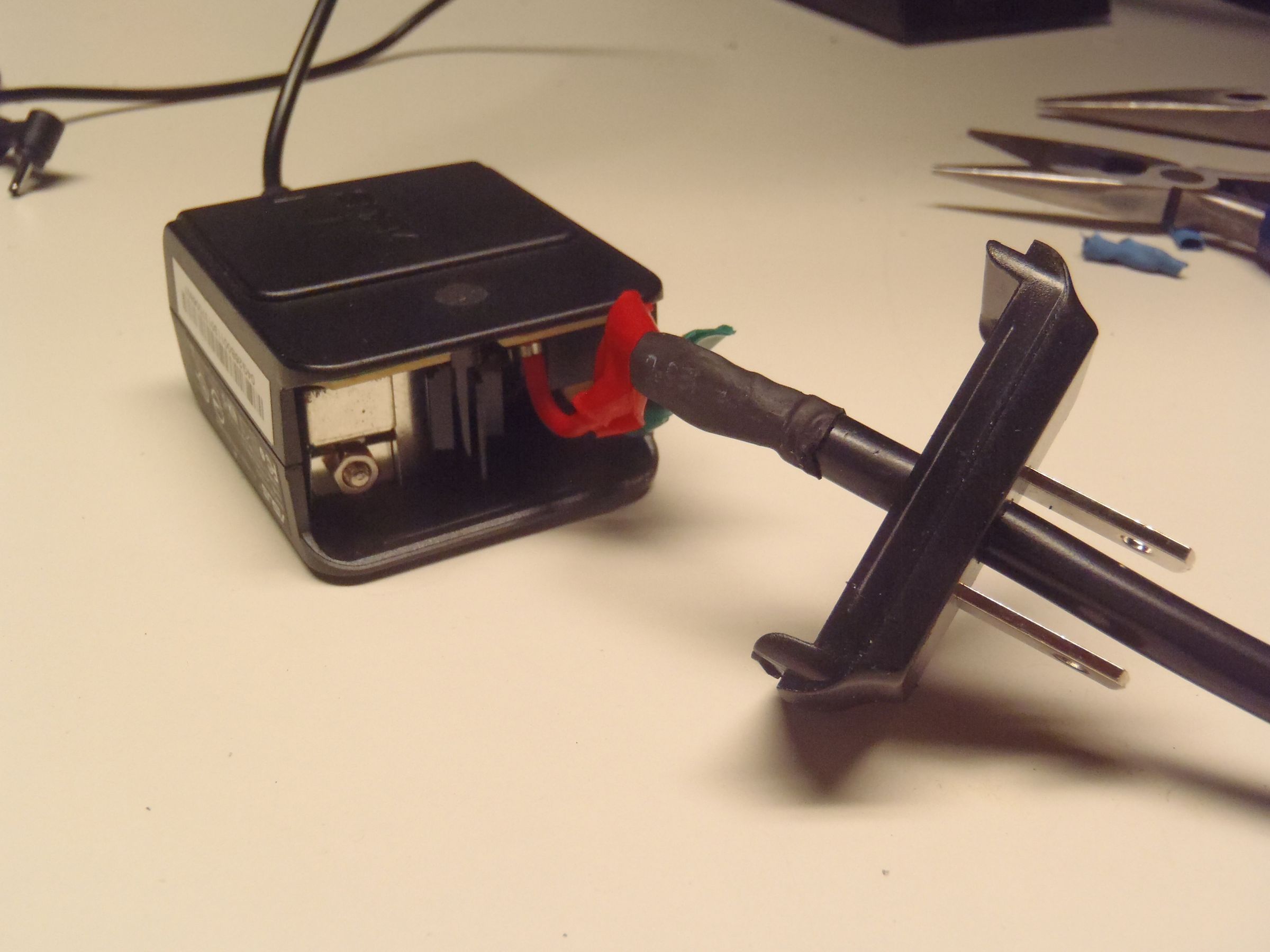 How to Fix a Power Adapter : 6 Steps (with Pictures) - Instructables
