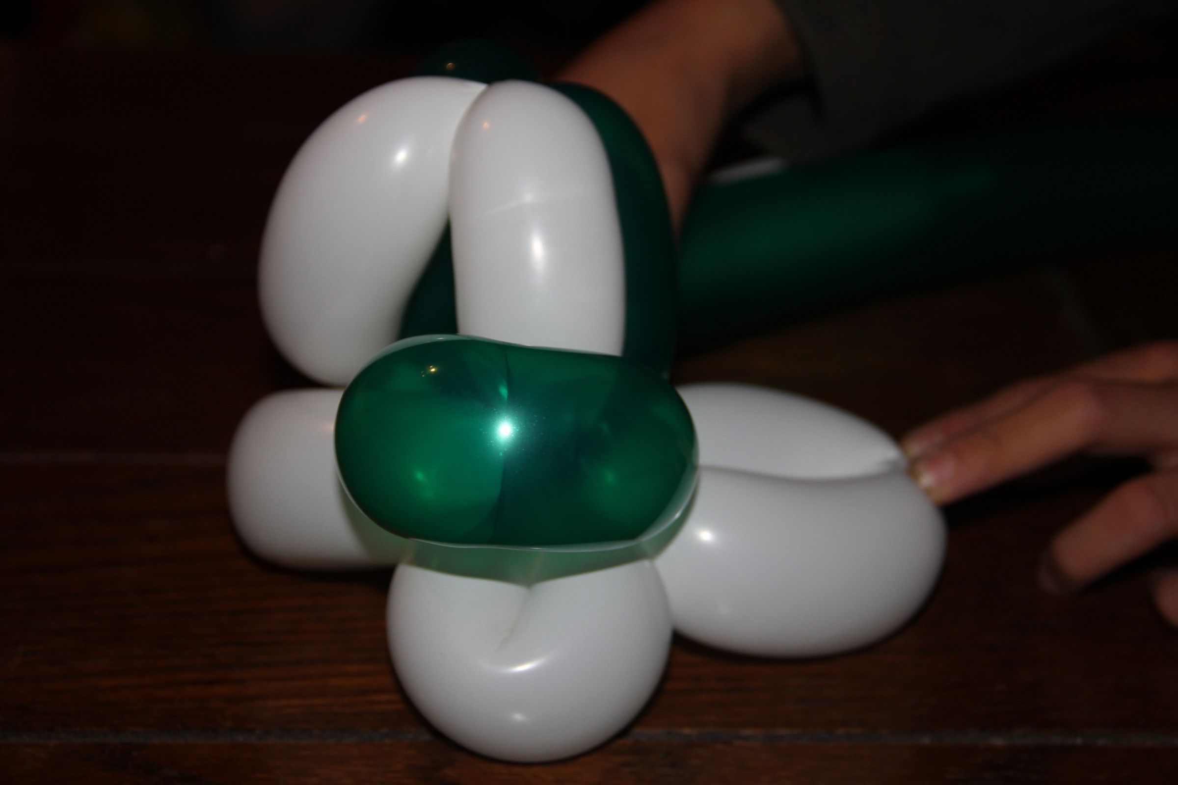 How to Twist a BALLOON YOSHI : 3 Steps - Instructables