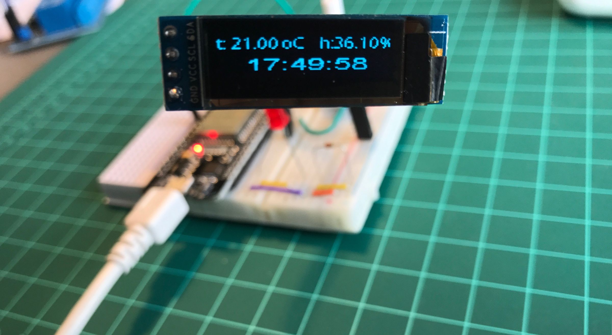 ESP32 and OLED Display: Internet Clock - DHT22 : 10 Steps (with ...