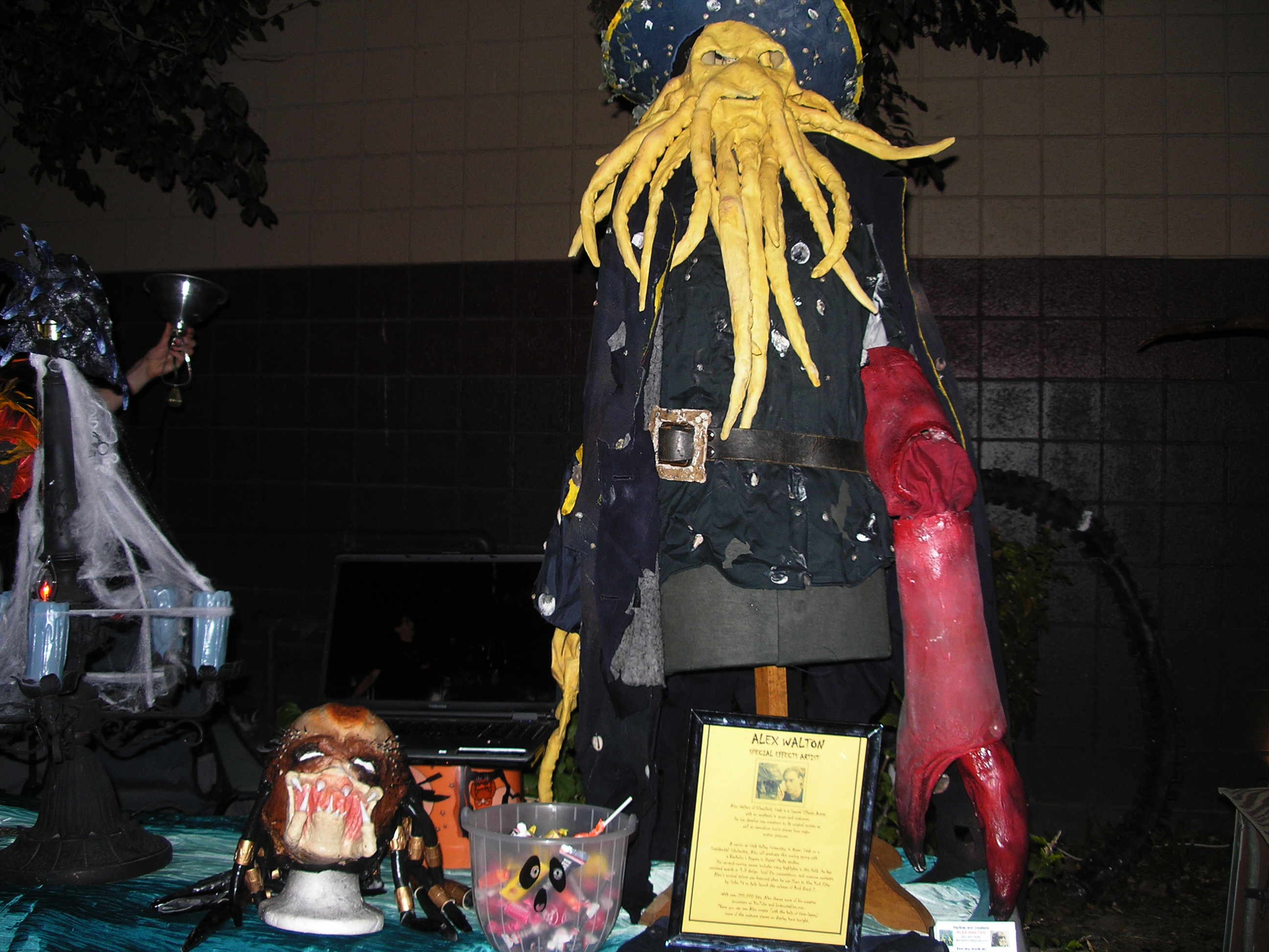 Aliens Halloween Display - Instructables