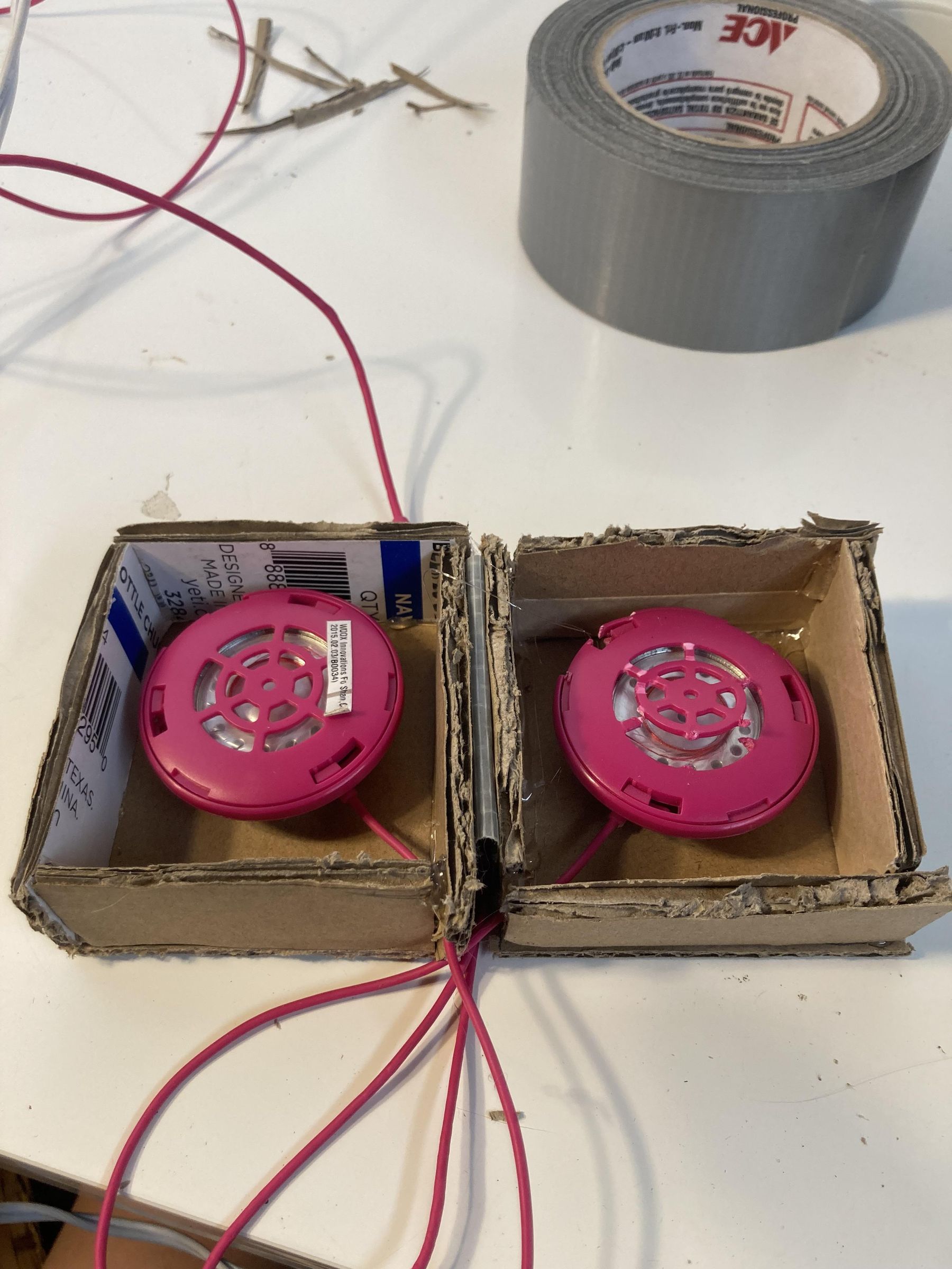 Cardboard Portable Speaker From Headphones | MatteoTheMaker : 4 Steps ...