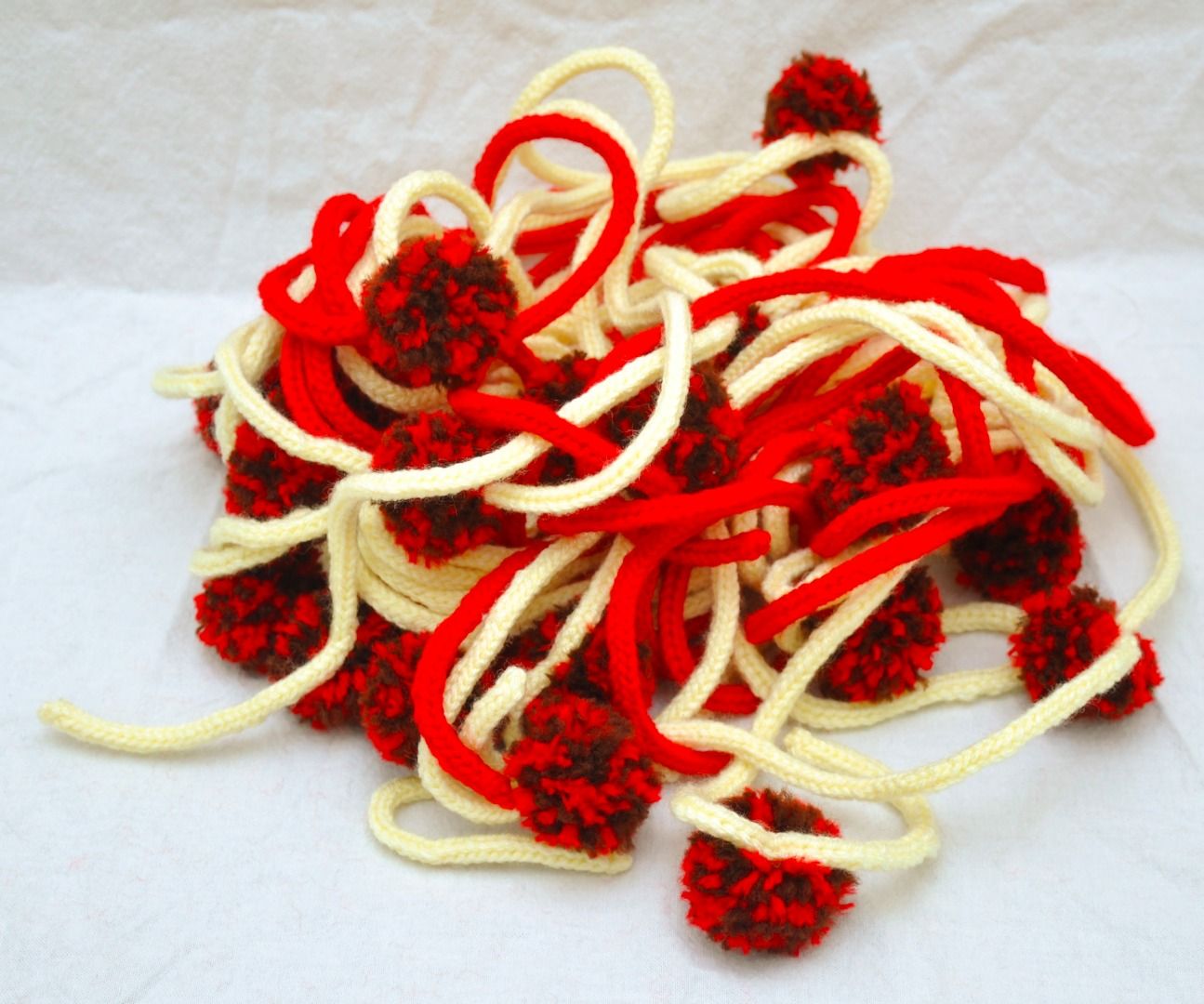 Spaghetti and Meatball Knit Scarf : 9 Steps (with Pictures) - Instructables
