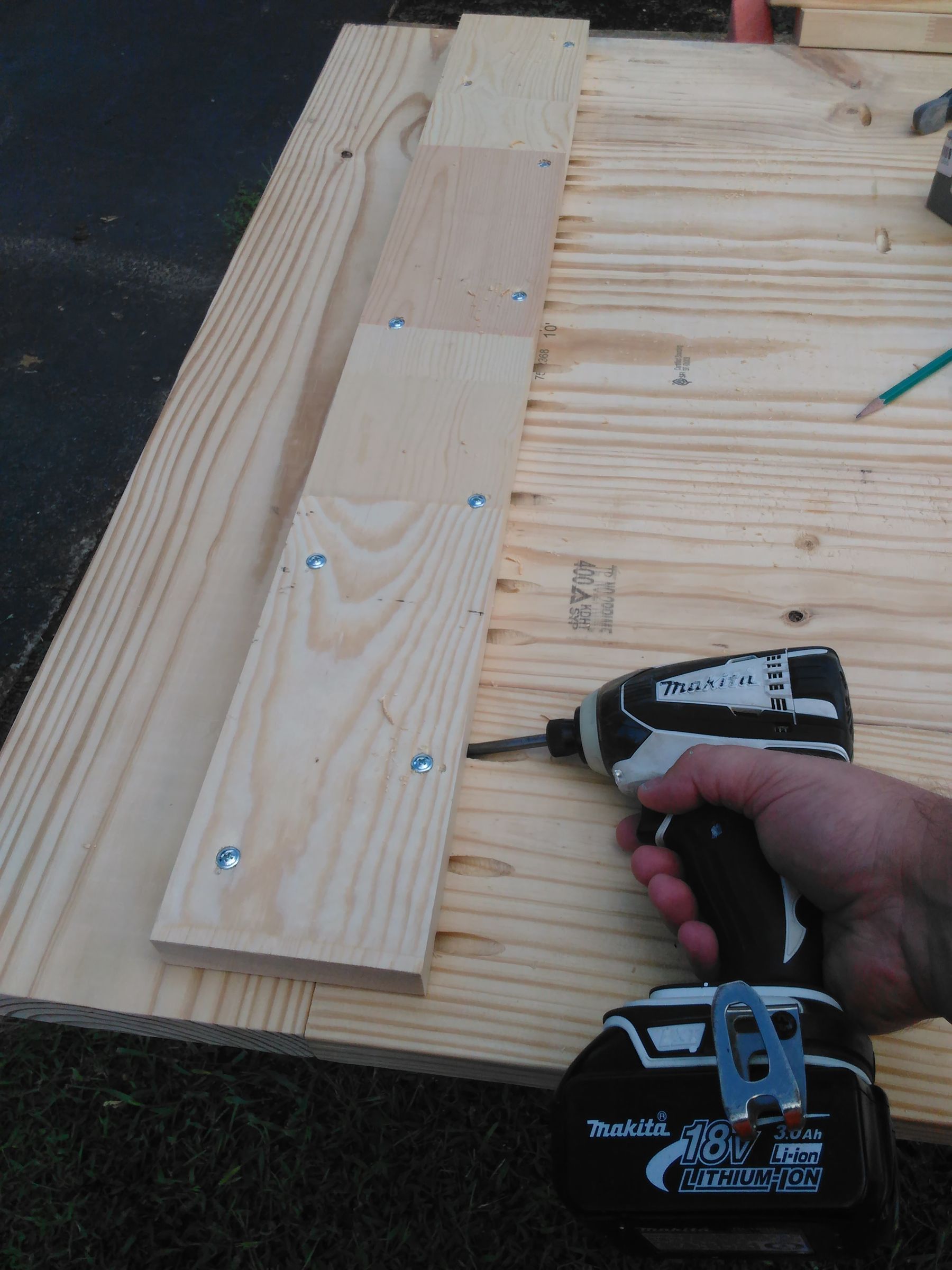 Rustic Farmhouse Table DIY : 10 Steps (with Pictures) - Instructables