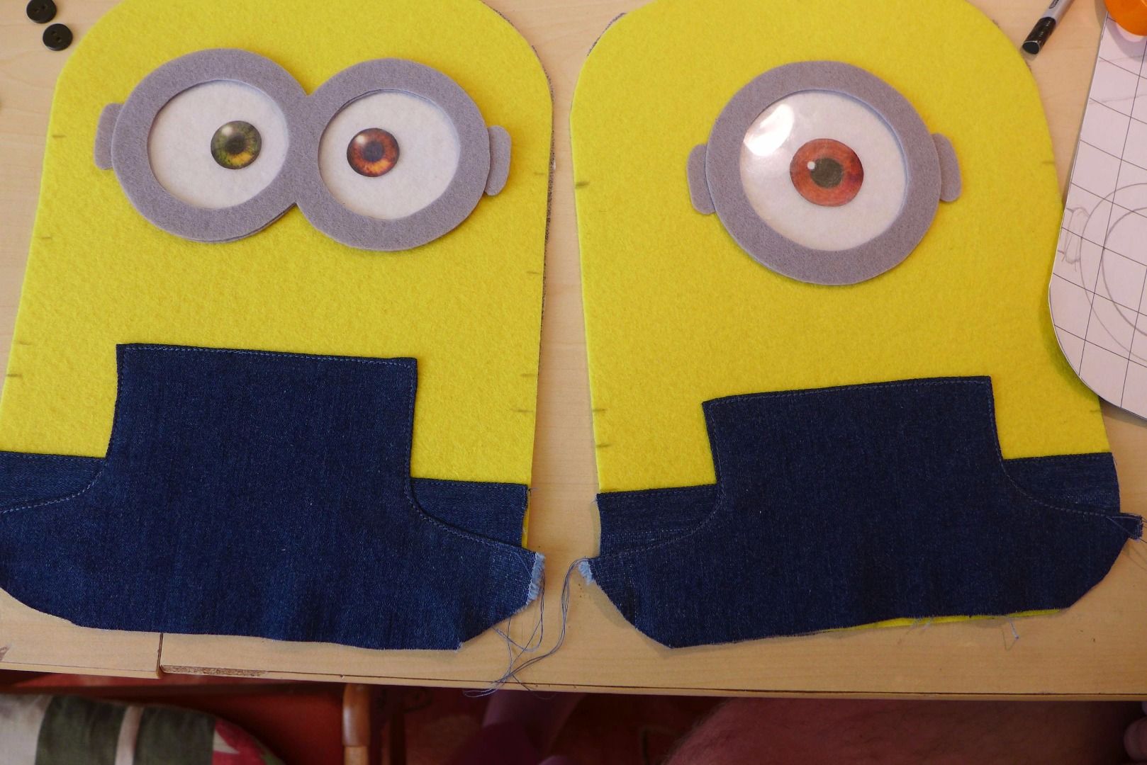 Minion Shoulder Bags : 11 Steps (with Pictures) - Instructables