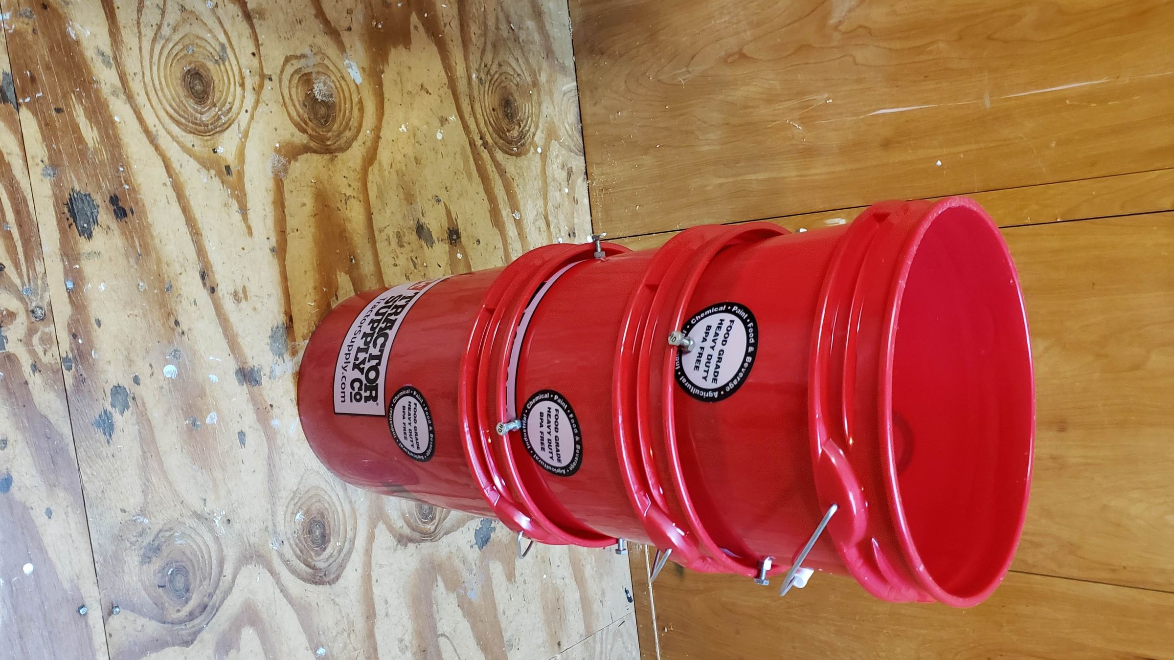 Beeswax Uncapping Tub Honey Strainer : 4 Steps - Instructables