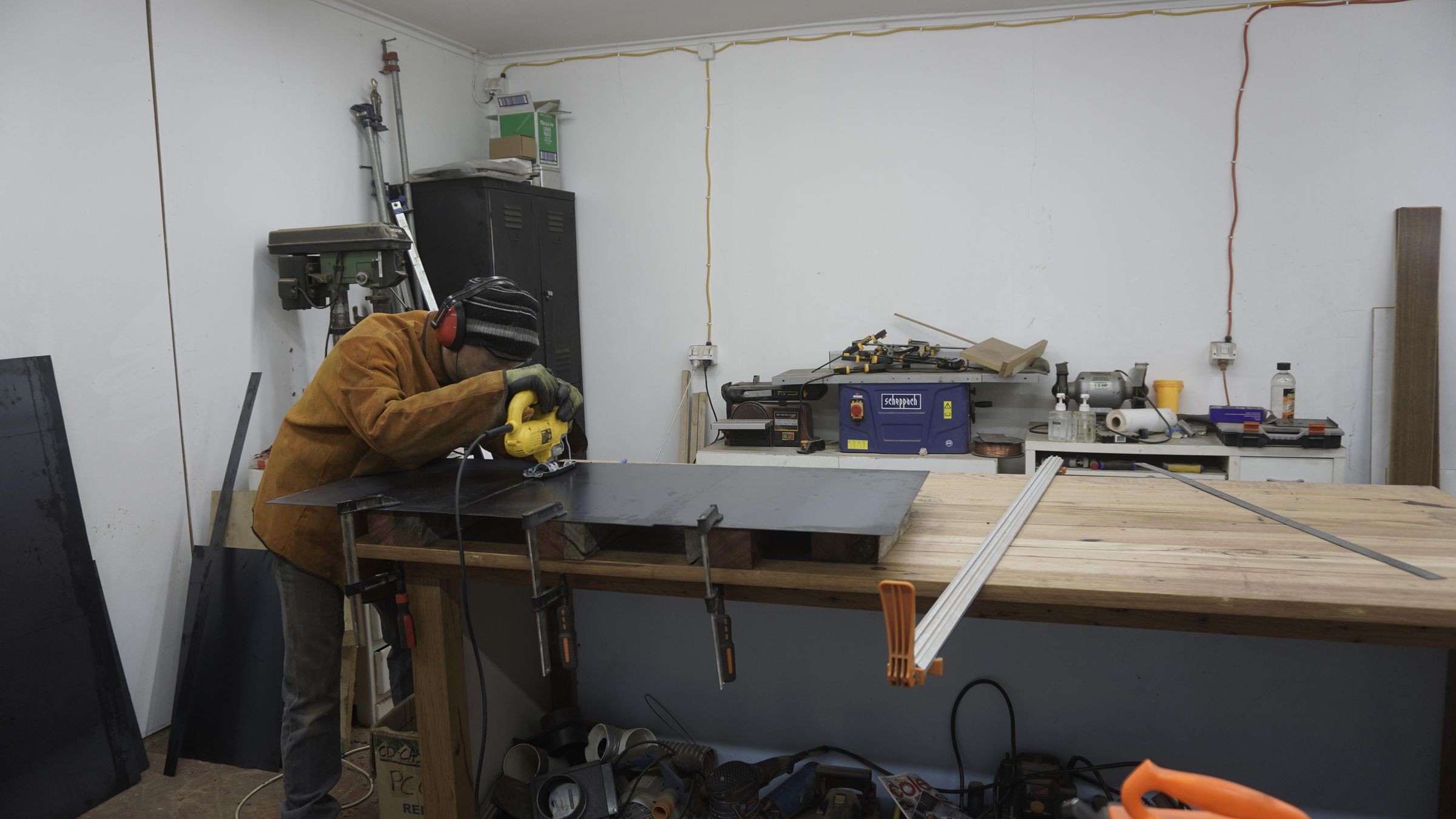 Industrial-style Metal and Timber Study Desk : 5 Steps (with Pictures ...
