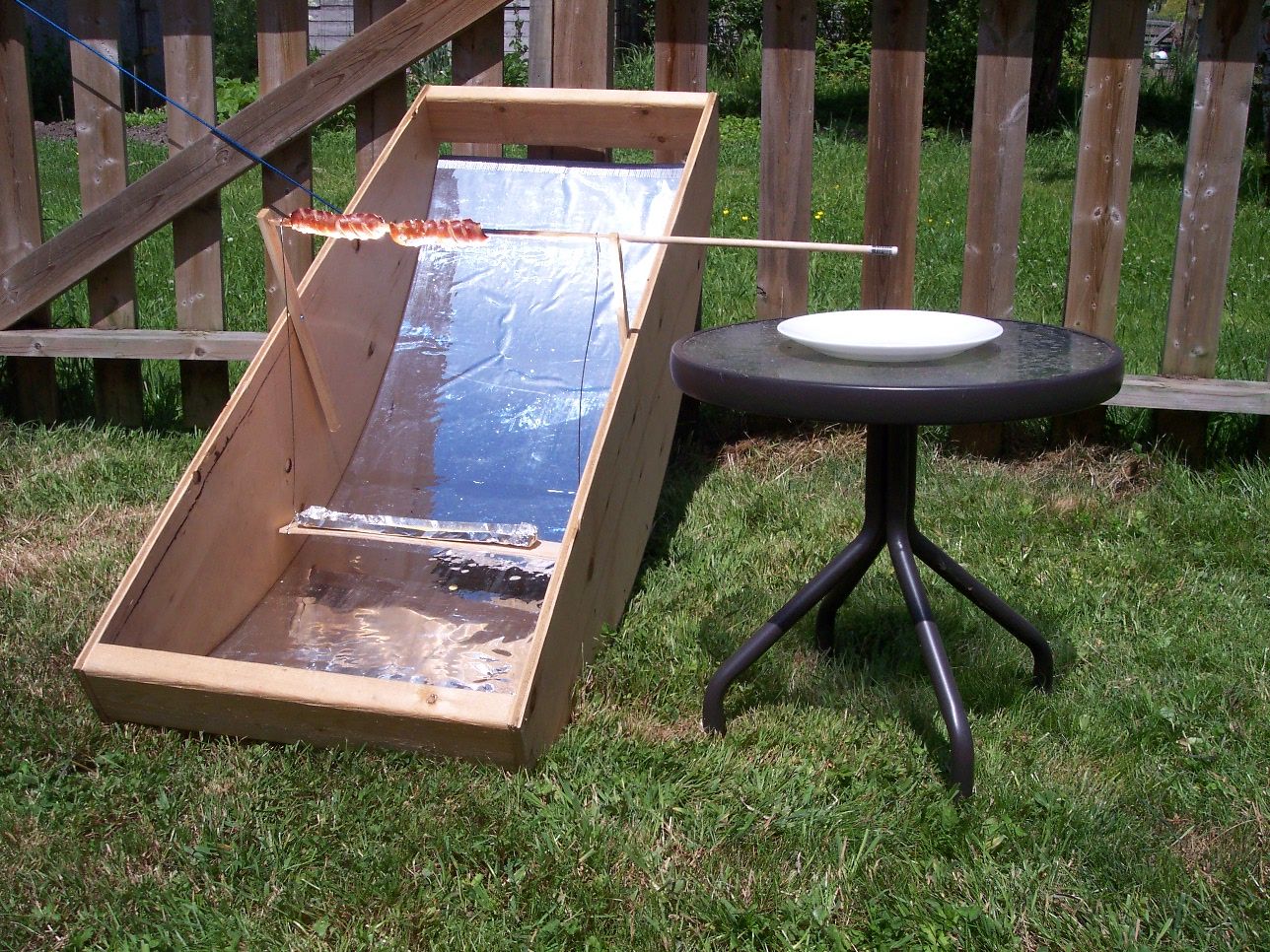 Build a Solar Hot Dog Cooker : 5 Steps (with Pictures) - Instructables