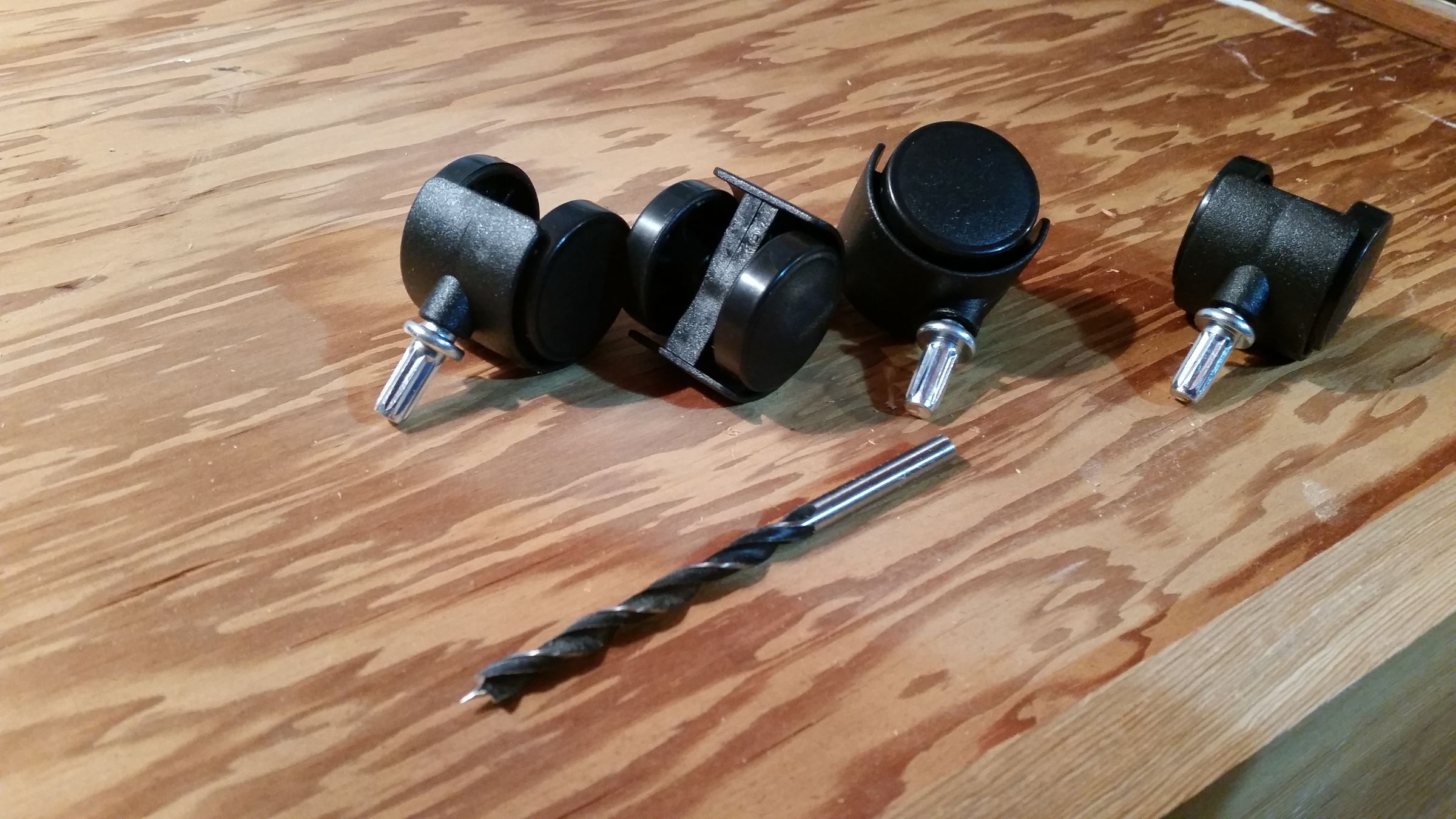 2x4 Work Bench With Nested Rolling Assembly Table : 10 Steps (with ...