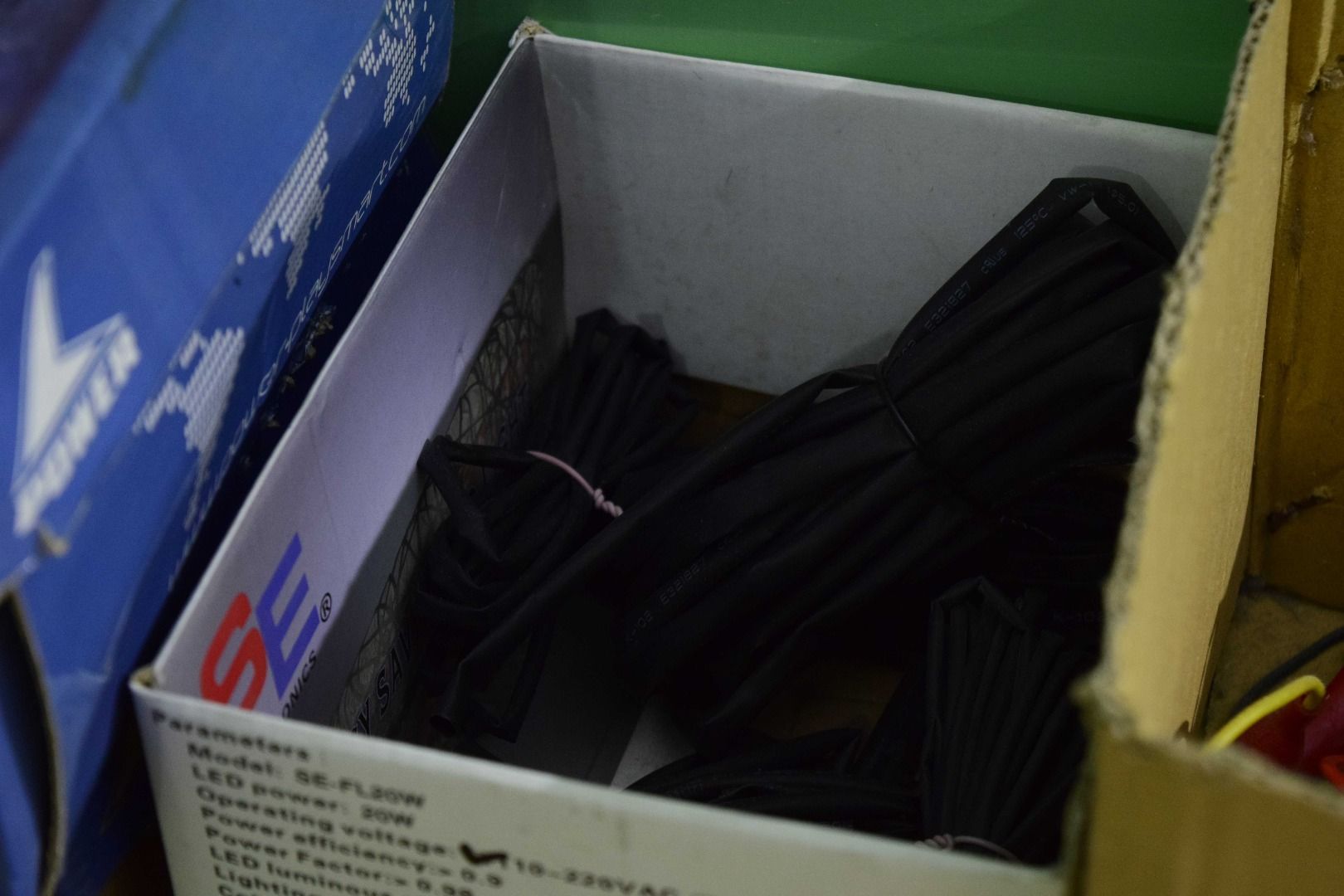 Setting Up the Perfect Electronics Workplace : 16 Steps (with Pictures ...