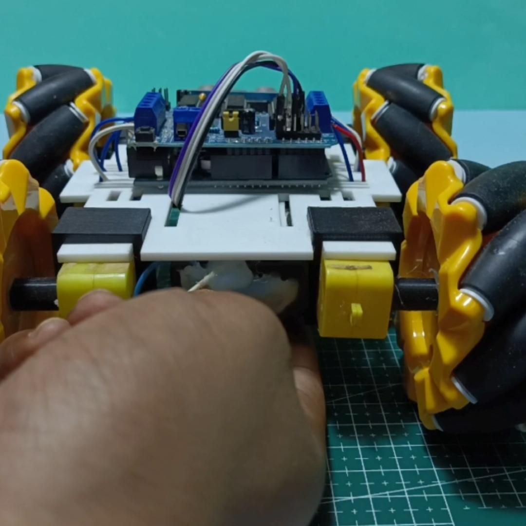 How to Make an Arduino Obstacle Avoiding Car With Mecanum Wheel : 4 ...