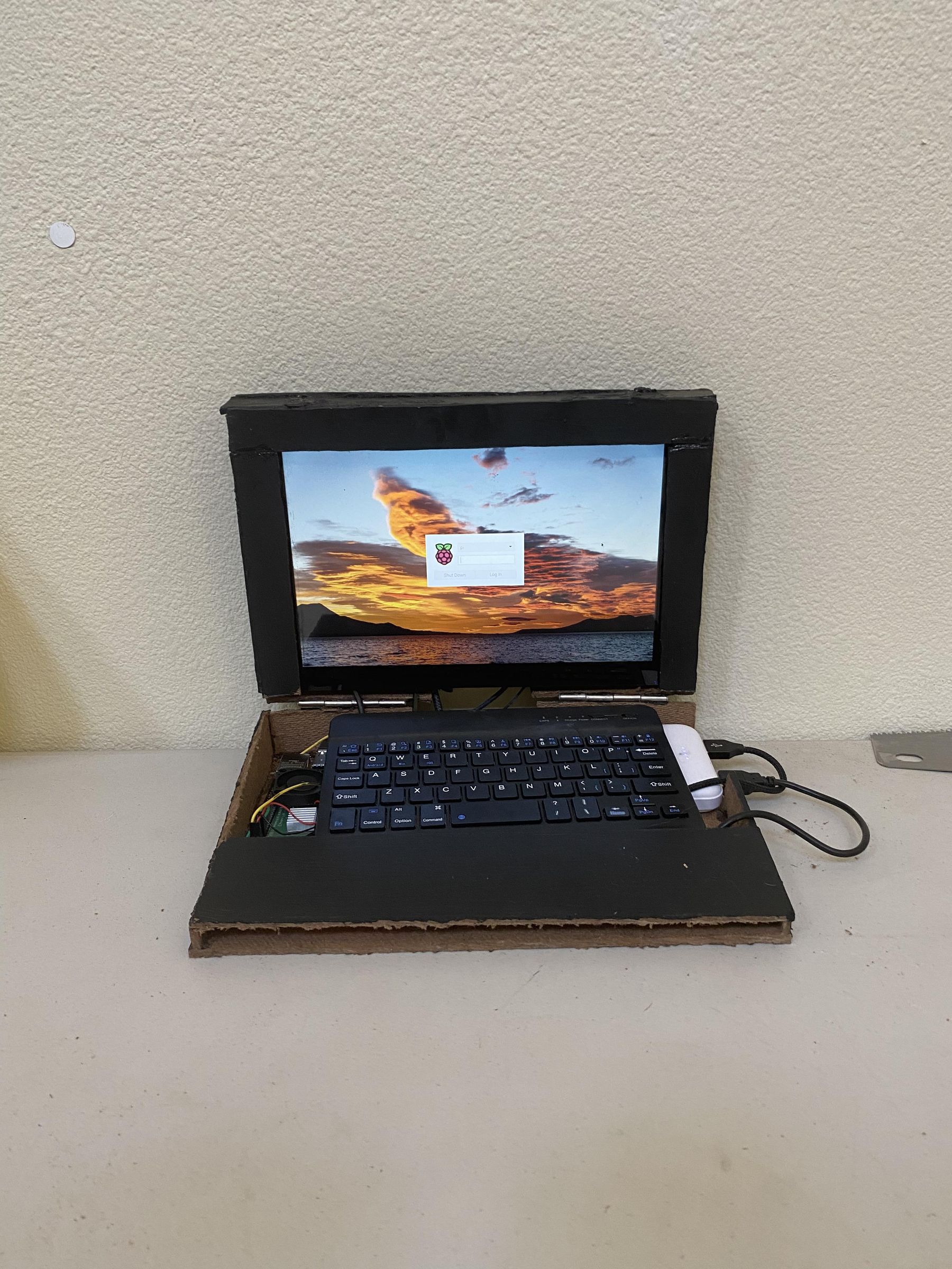 Simple Raspberry Pi DIY Laptop - Instructables