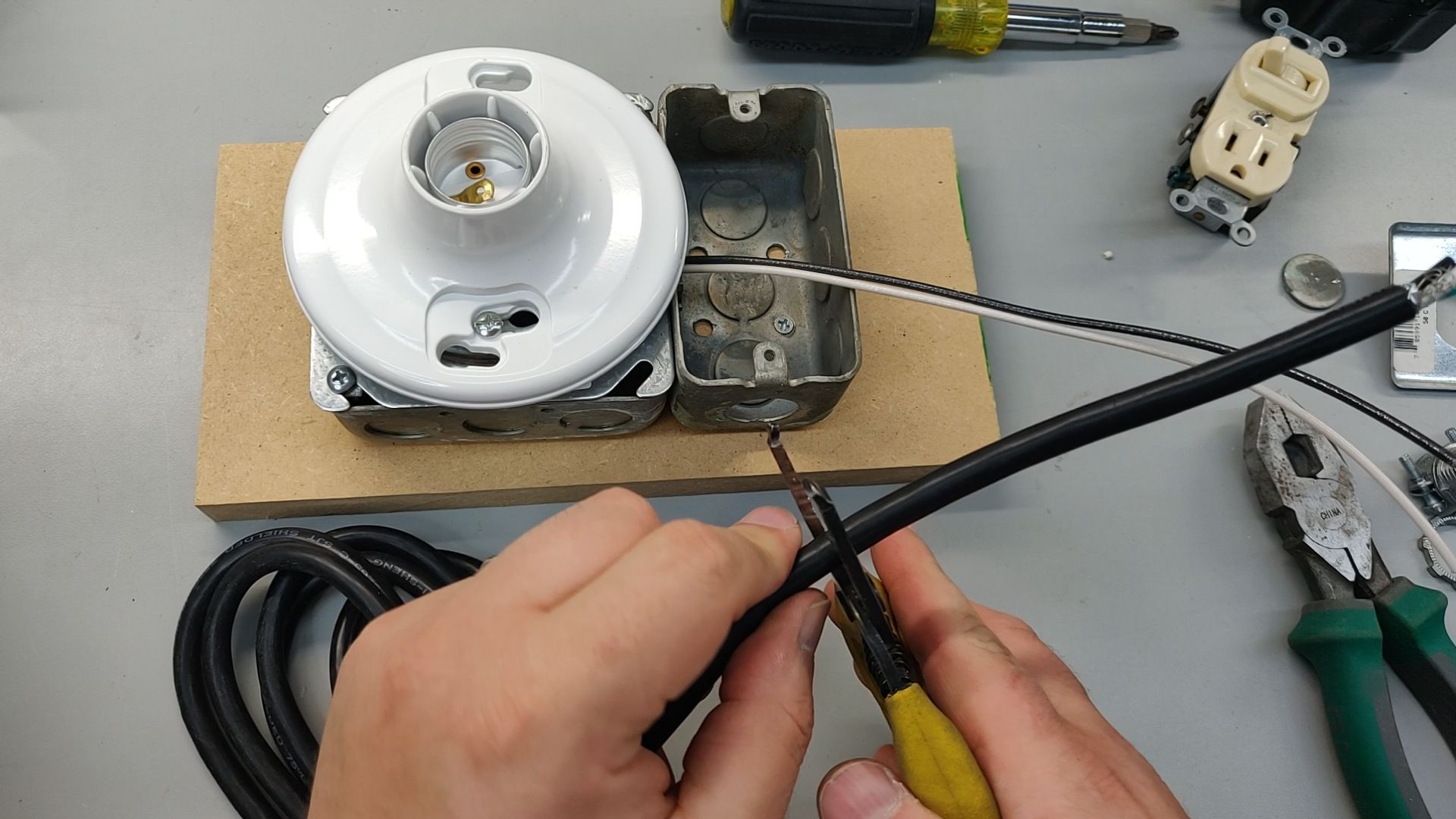 Light Bulb Current Limiter : 9 Steps (with Pictures) - Instructables