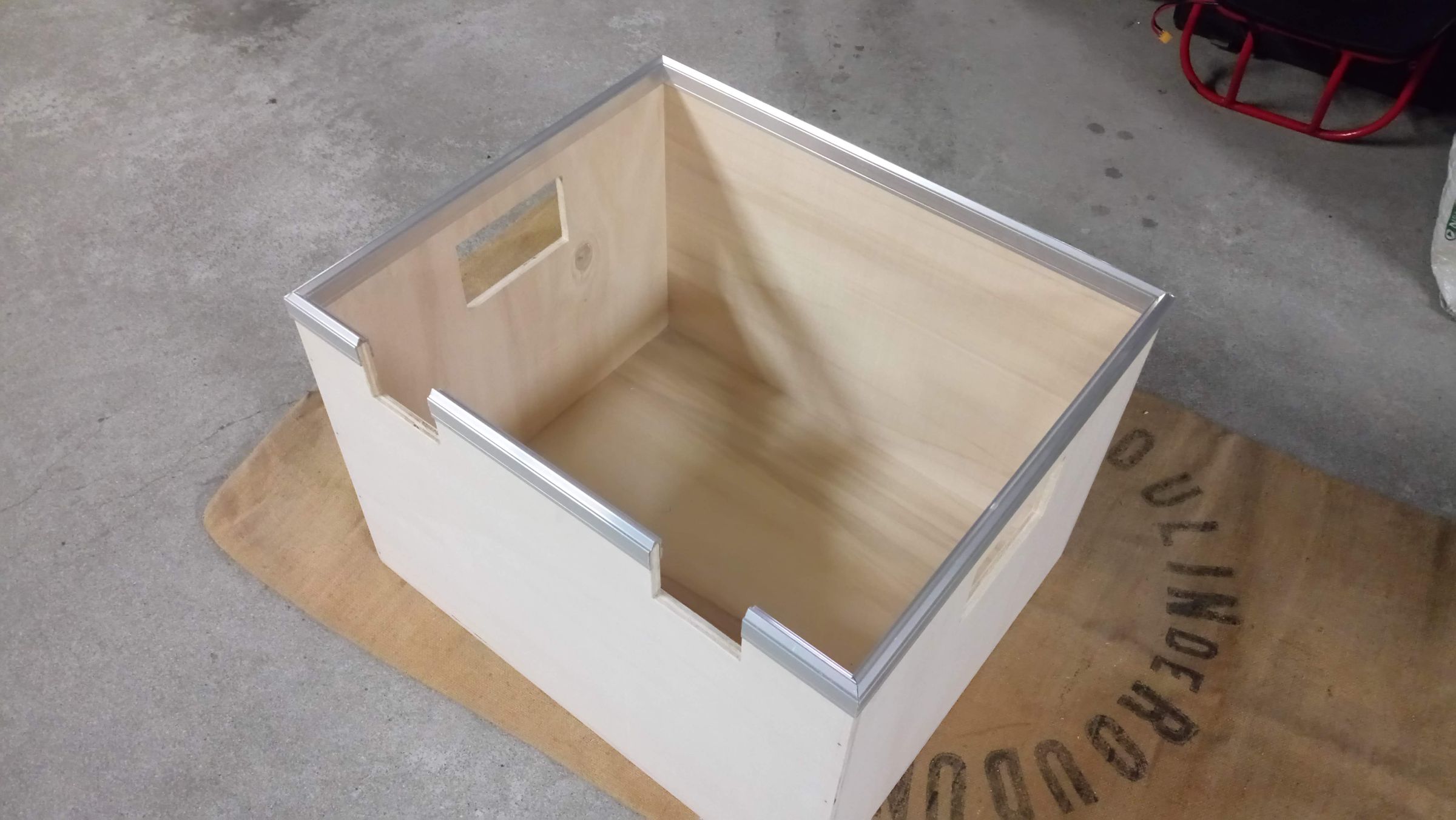 Making of a DIY Flightcase : 9 Steps (with Pictures) - Instructables