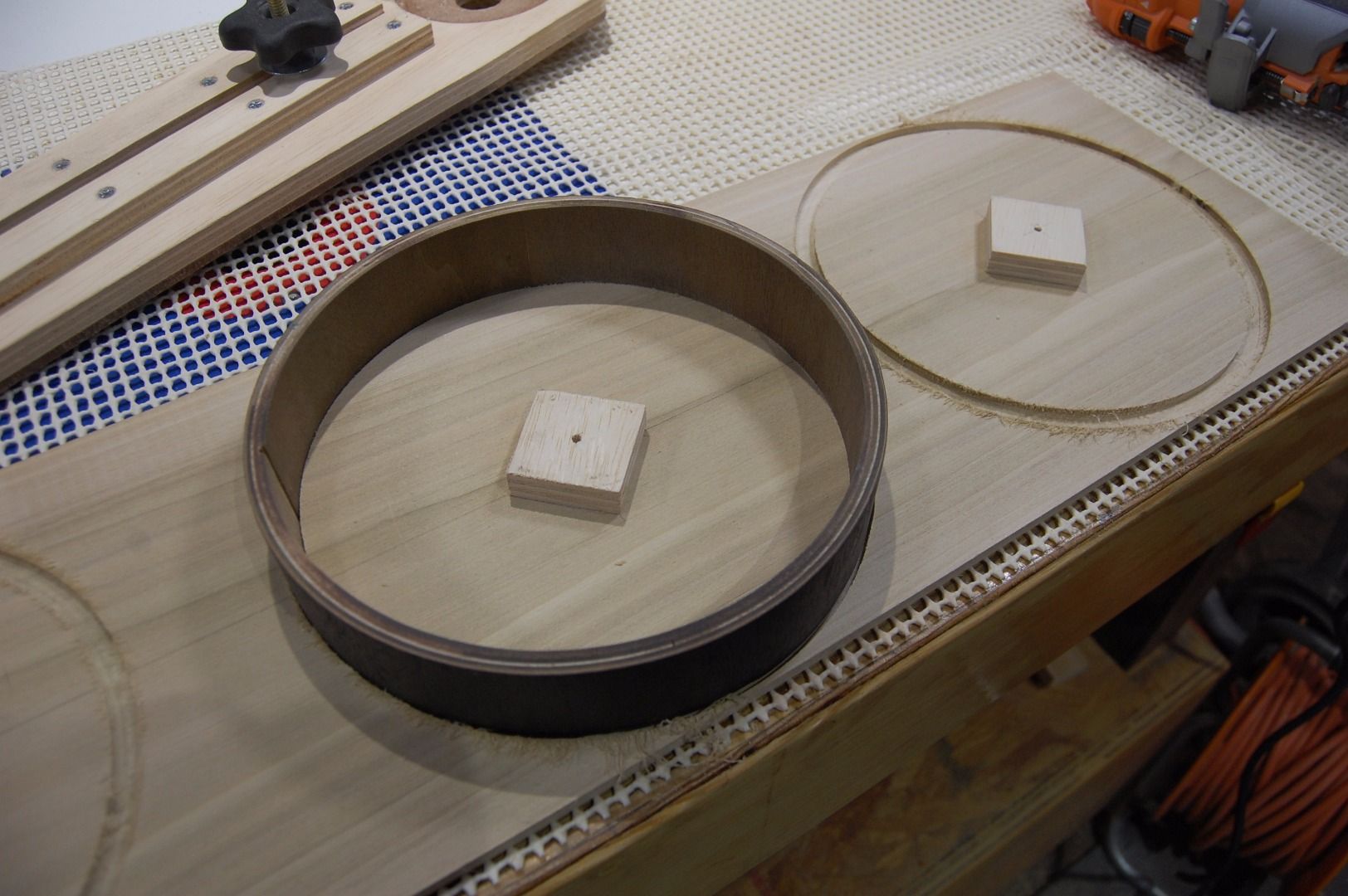 Diddley Bow : 17 Steps (with Pictures) - Instructables