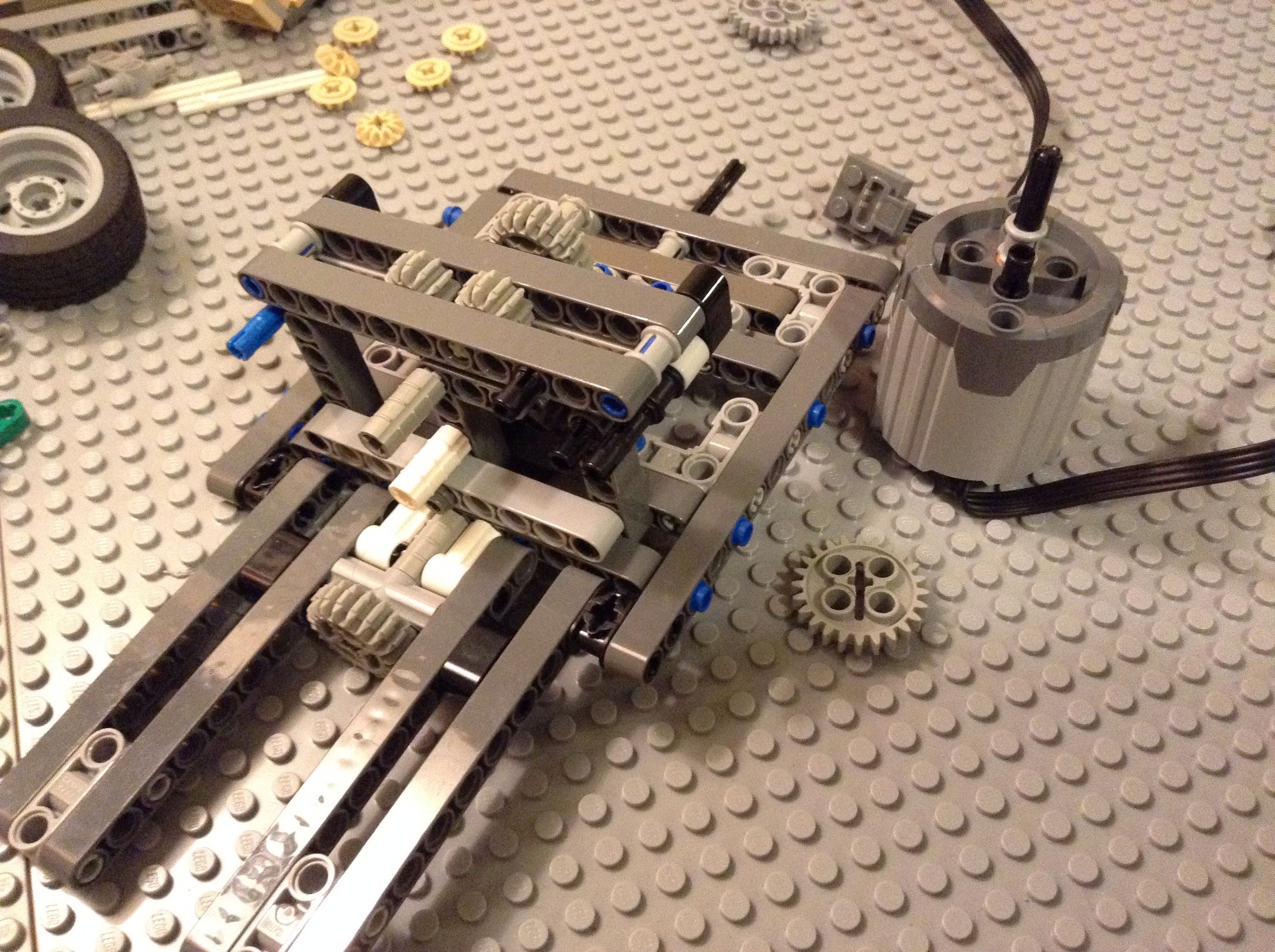 Remote Control Lego Car (1997 Volvo 850) : 10 Steps (with Pictures ...
