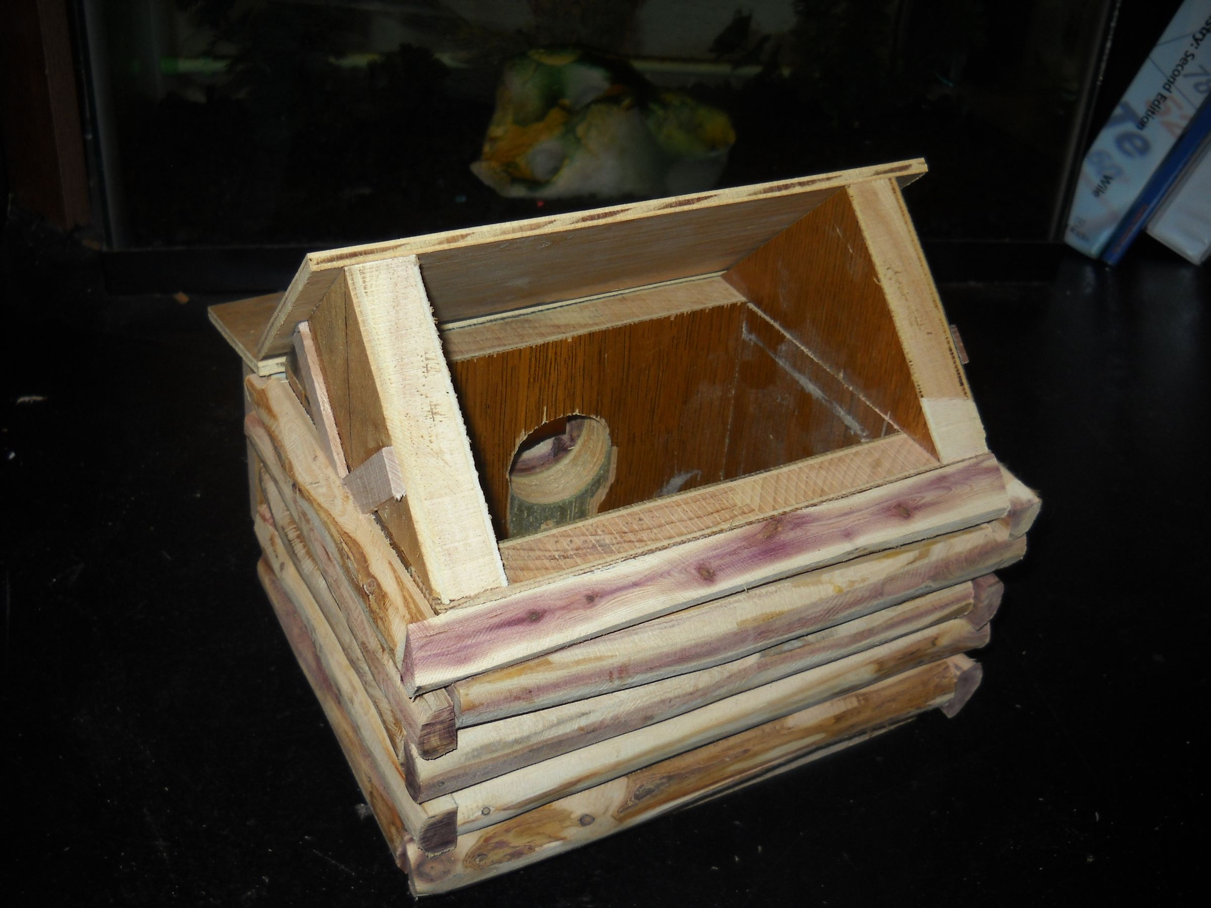 Log Cabin Bird House : 12 Steps (with Pictures) - Instructables