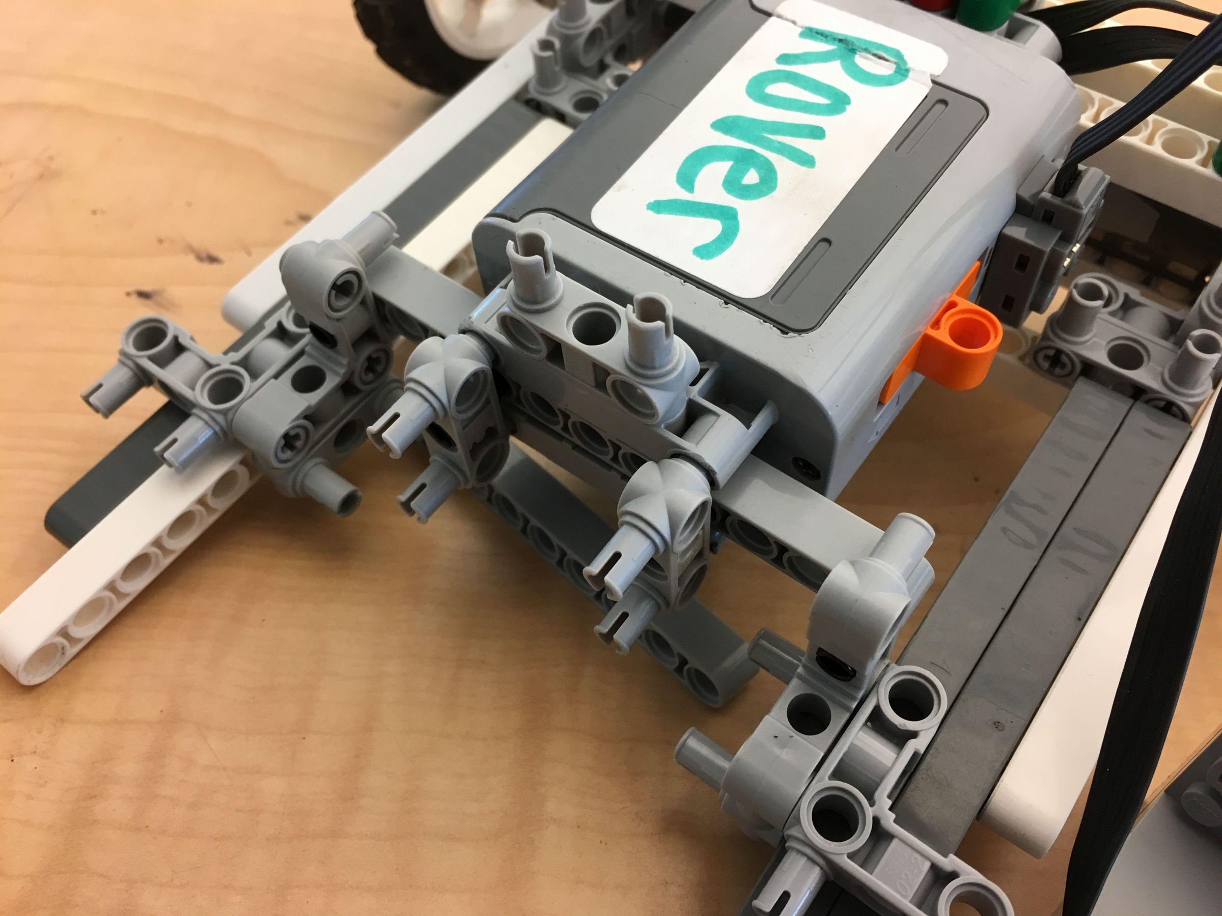 Lego BattleBot: the Dustpan! : 17 Steps (with Pictures) - Instructables